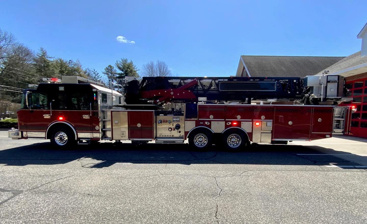 2012 Smeal Spartan Quint Mid-Mount 100' Platform | Used Truck Details