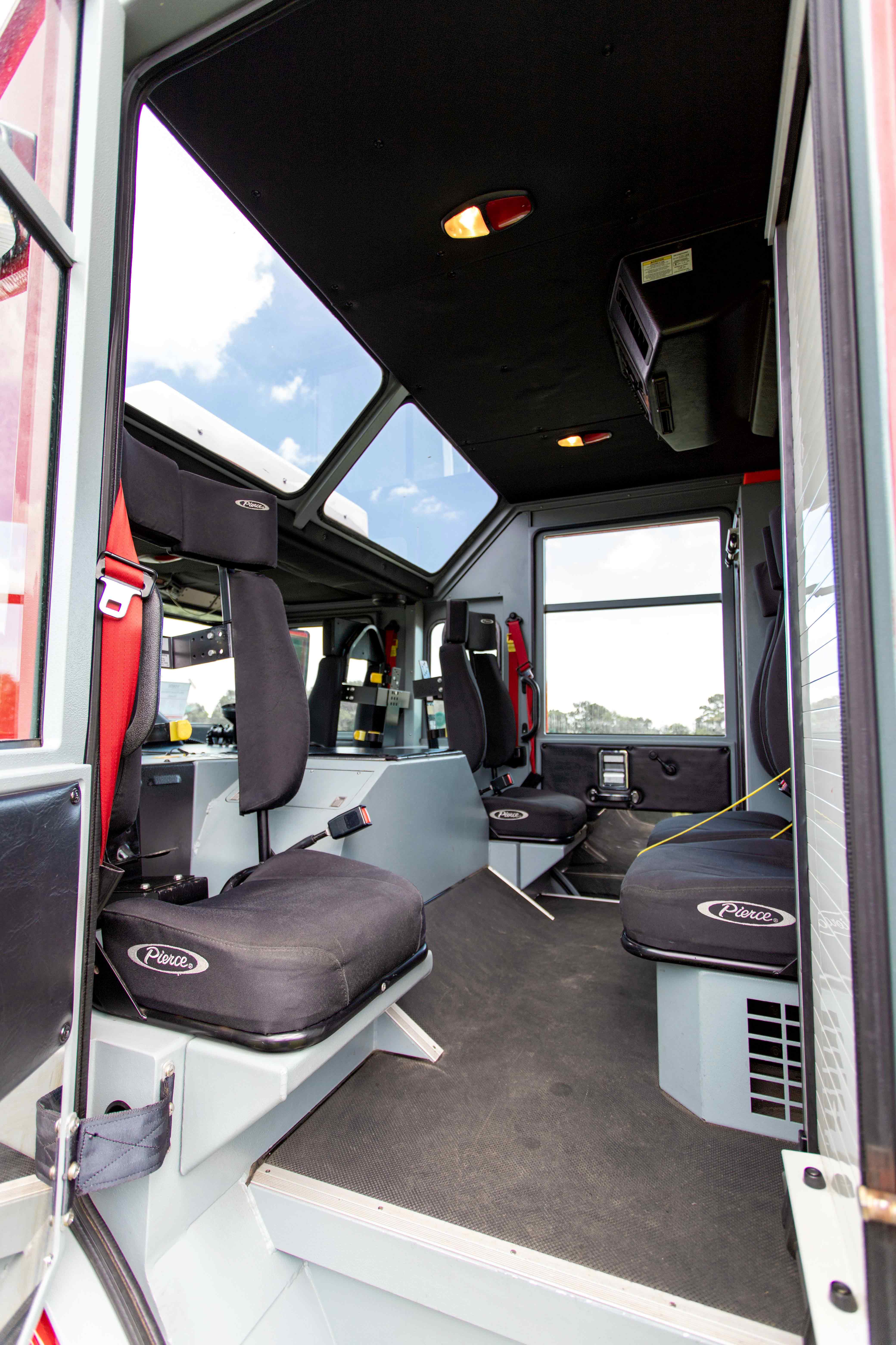 2004 Pierce Enforcer Pumper | Used Truck Details
