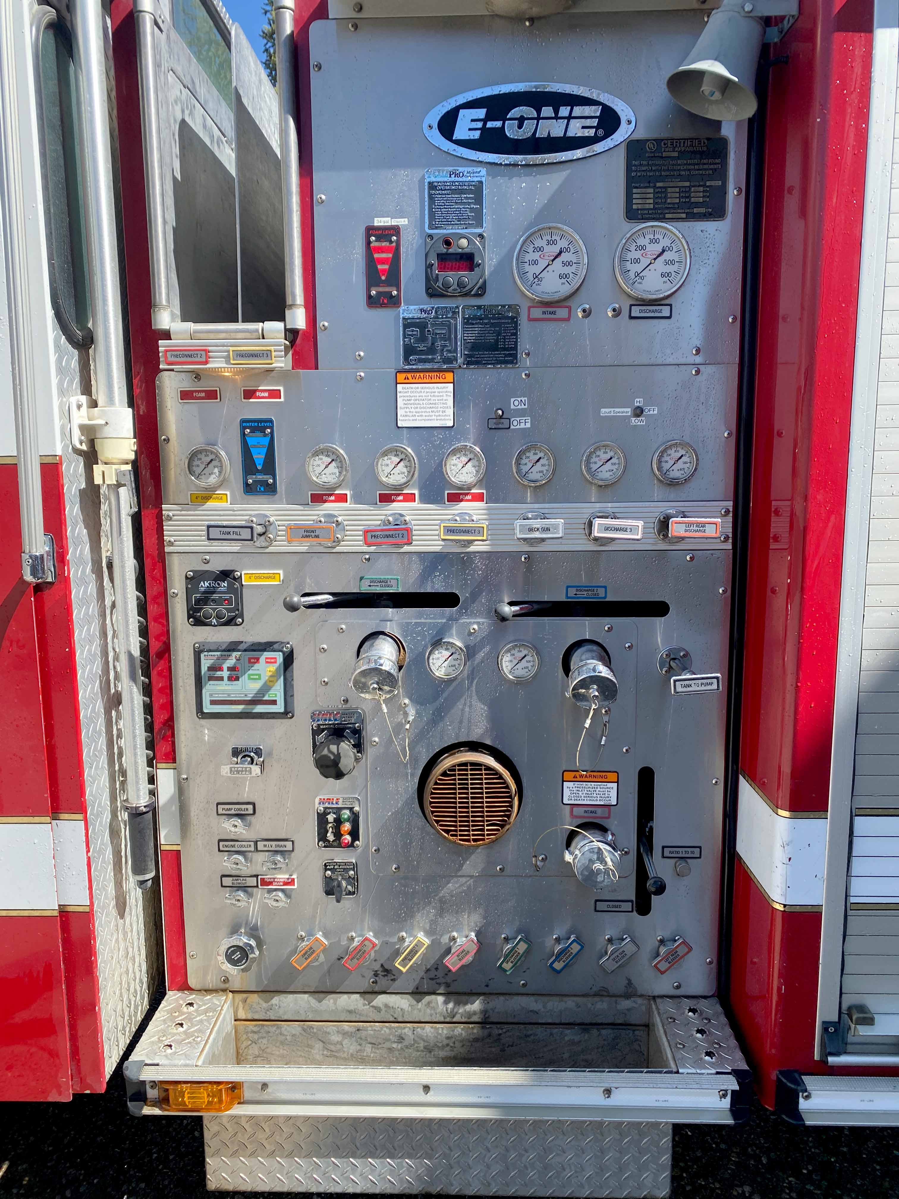 2004 E-One Cyclone II Pumper | Used Truck Details