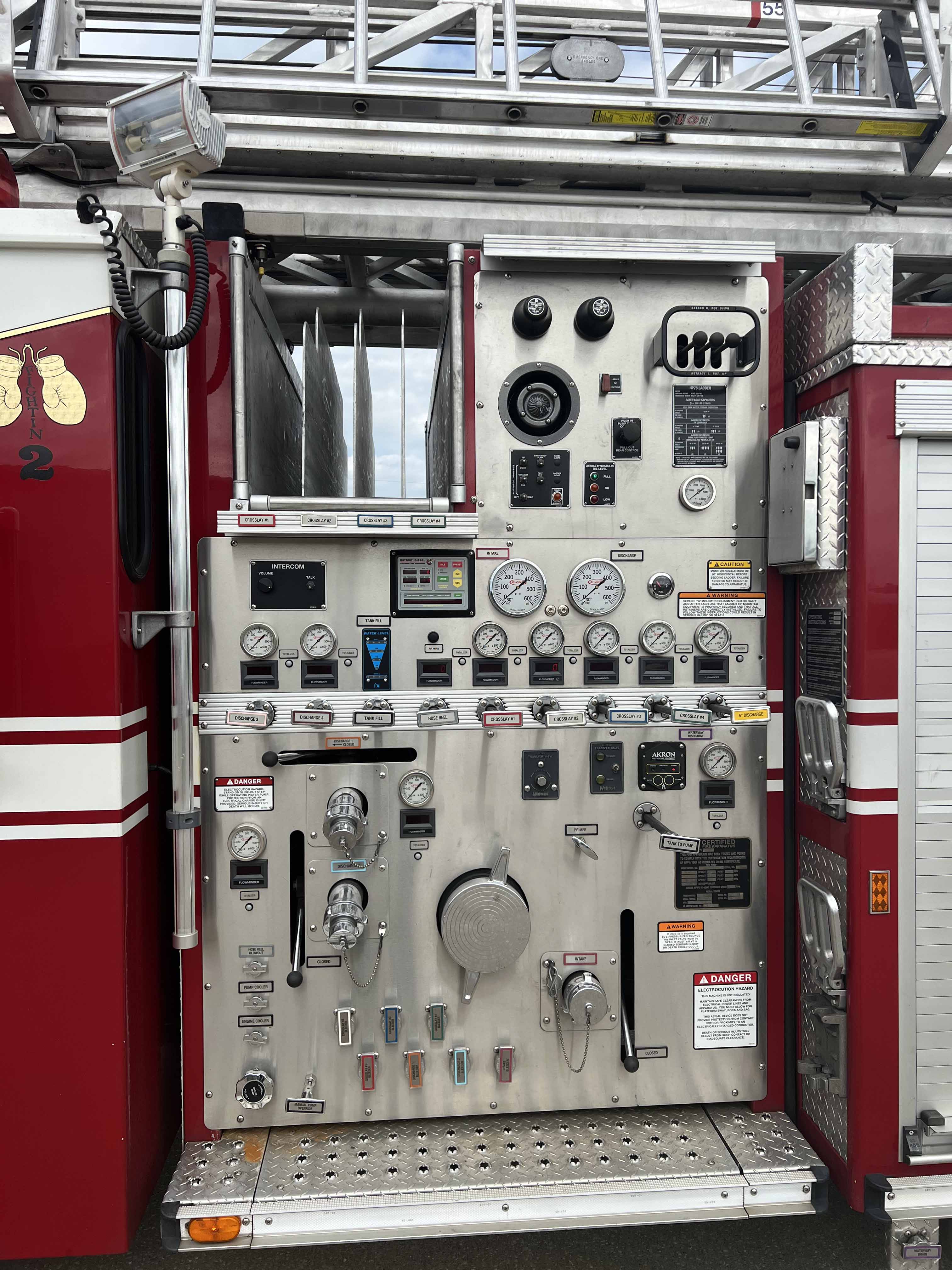 2004 E-One Cyclone II 75' Quint | Used Truck Details