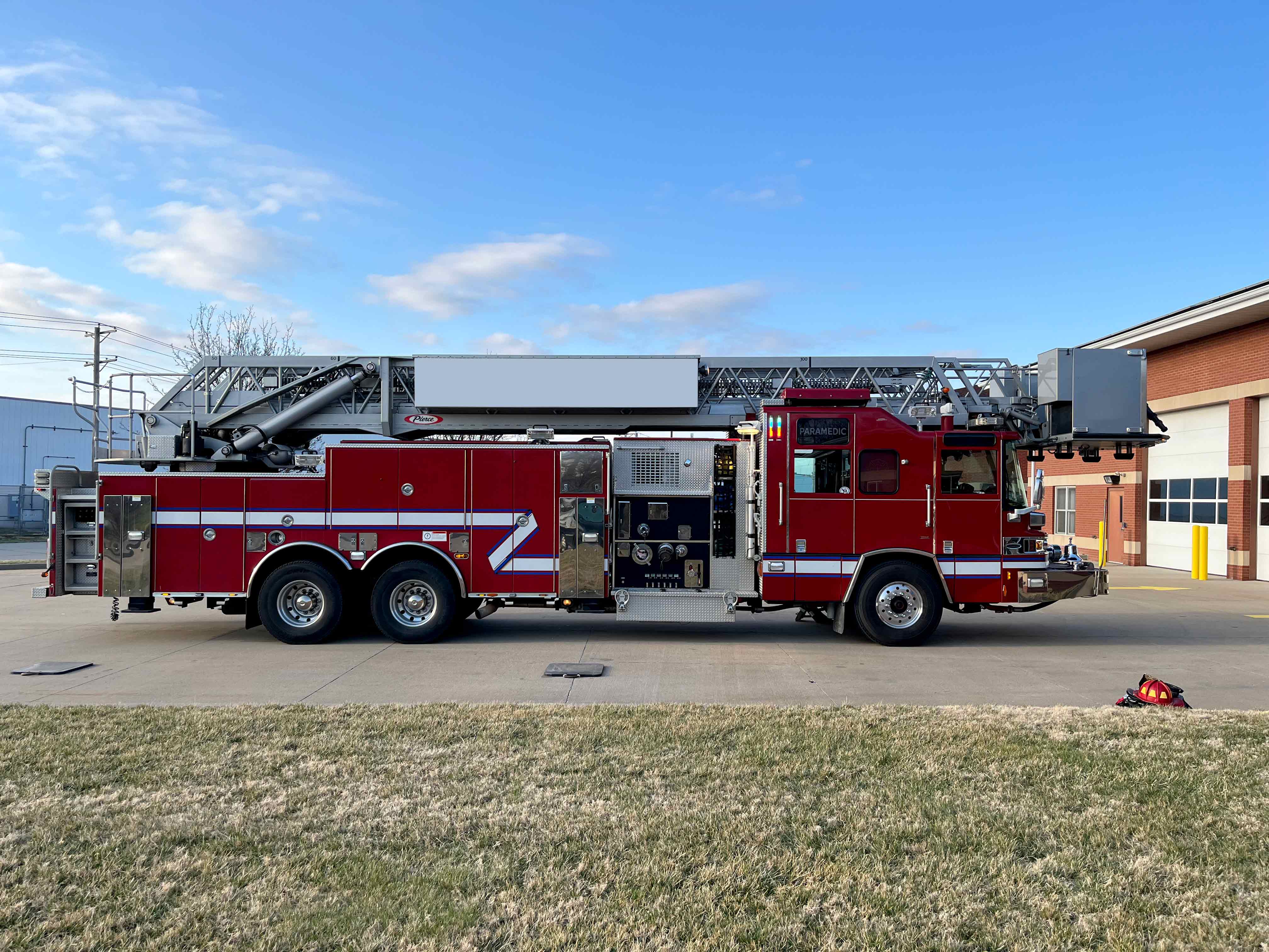 2009 Pierce Quantum 100' Platform | Used Truck Details