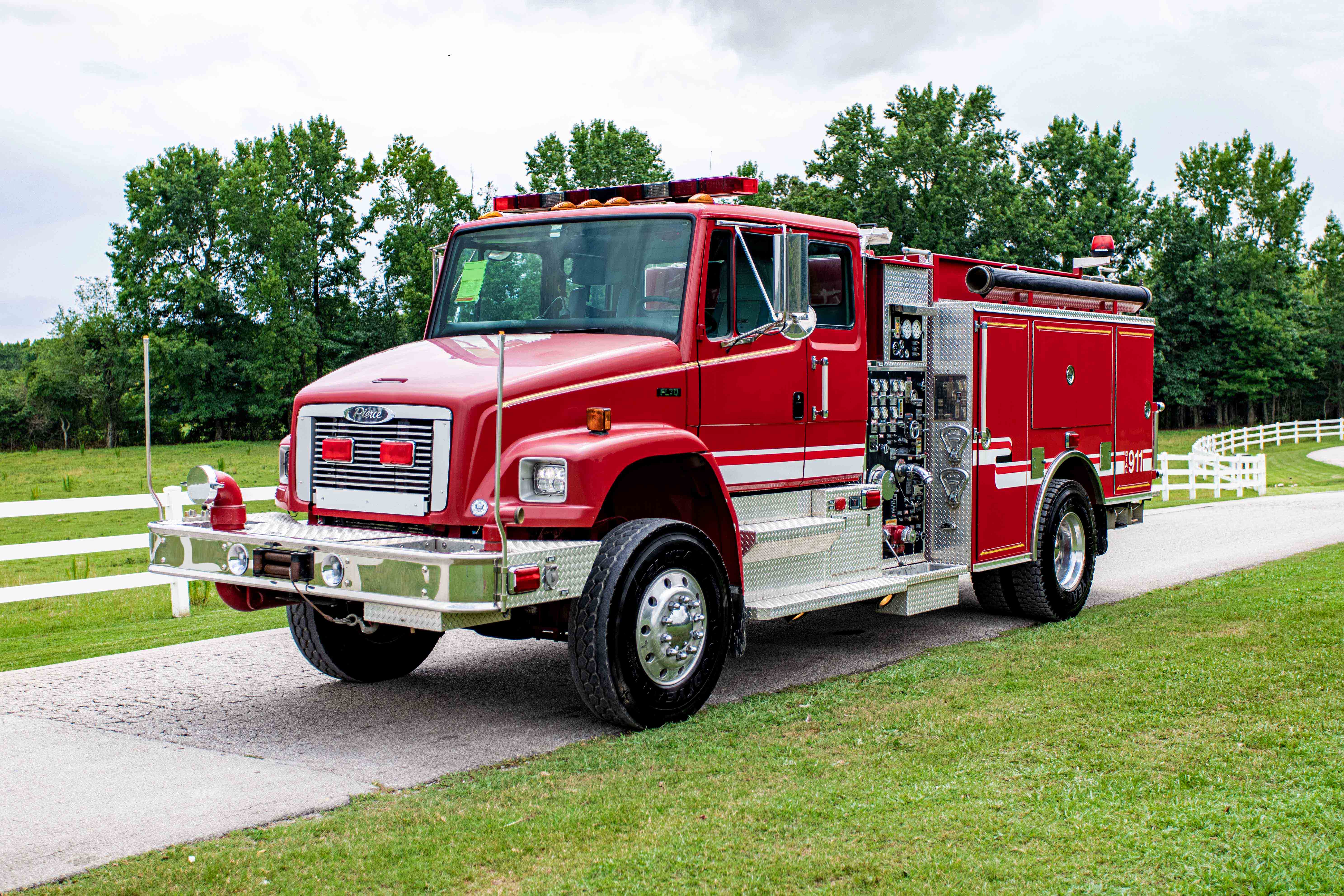 1999 Pierce Freightliner Commercial 4x4 Quick Attack | Used Truck Details