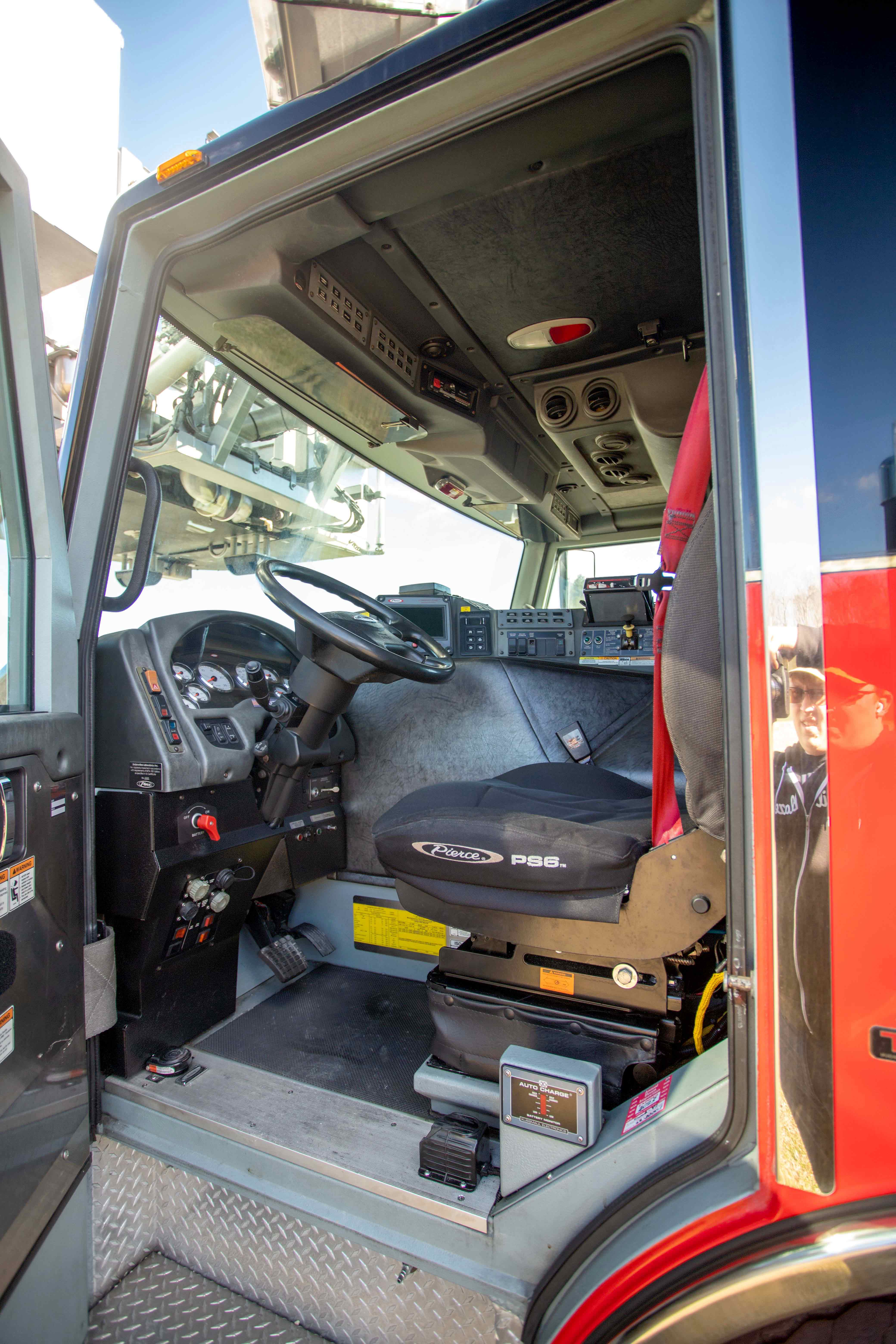 2009 Pierce Velocity 100' Tower | Used Truck Details