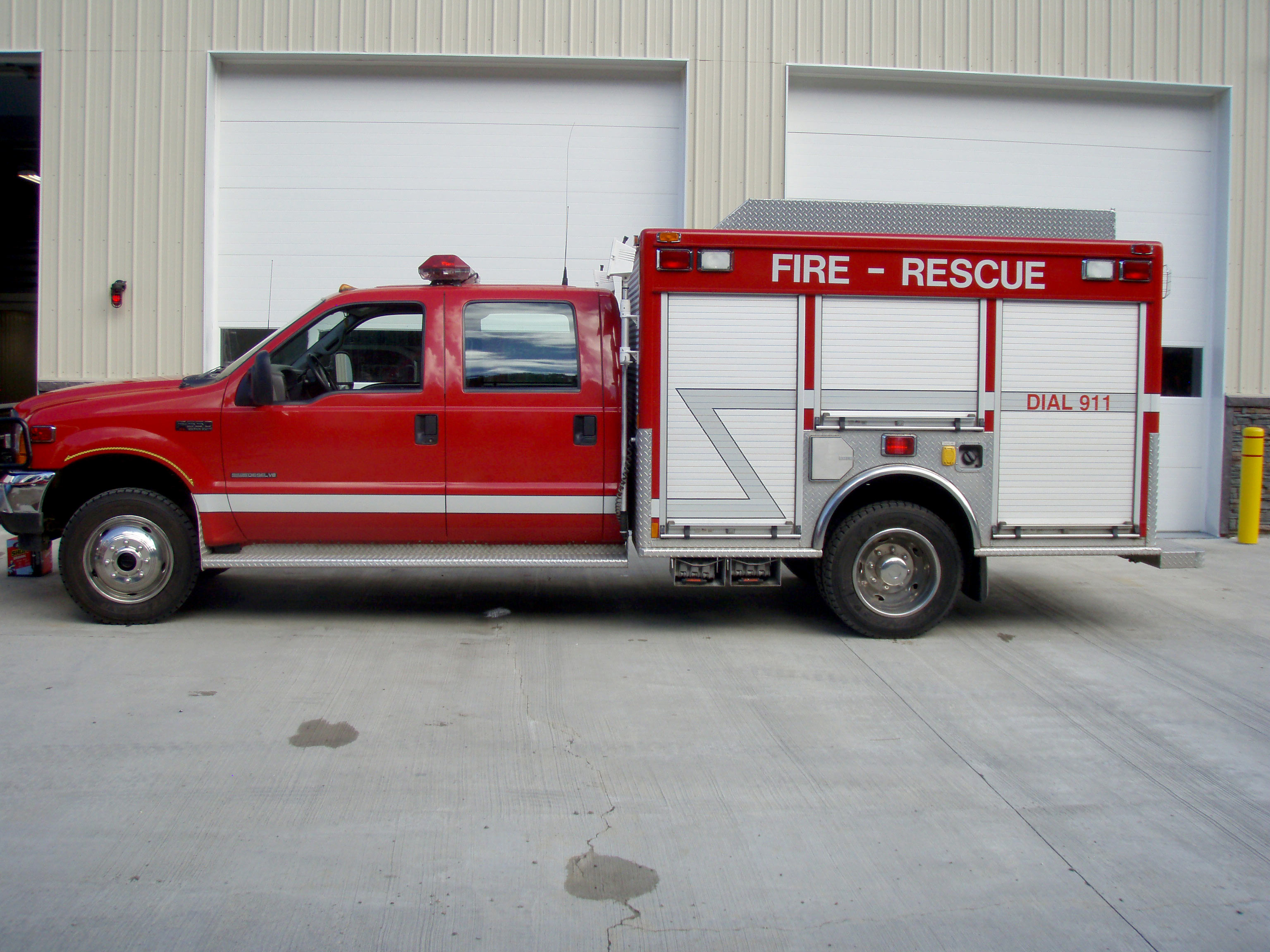 2001 Pierce Ford F-550 4x4 Light Rescue | Used Truck Details