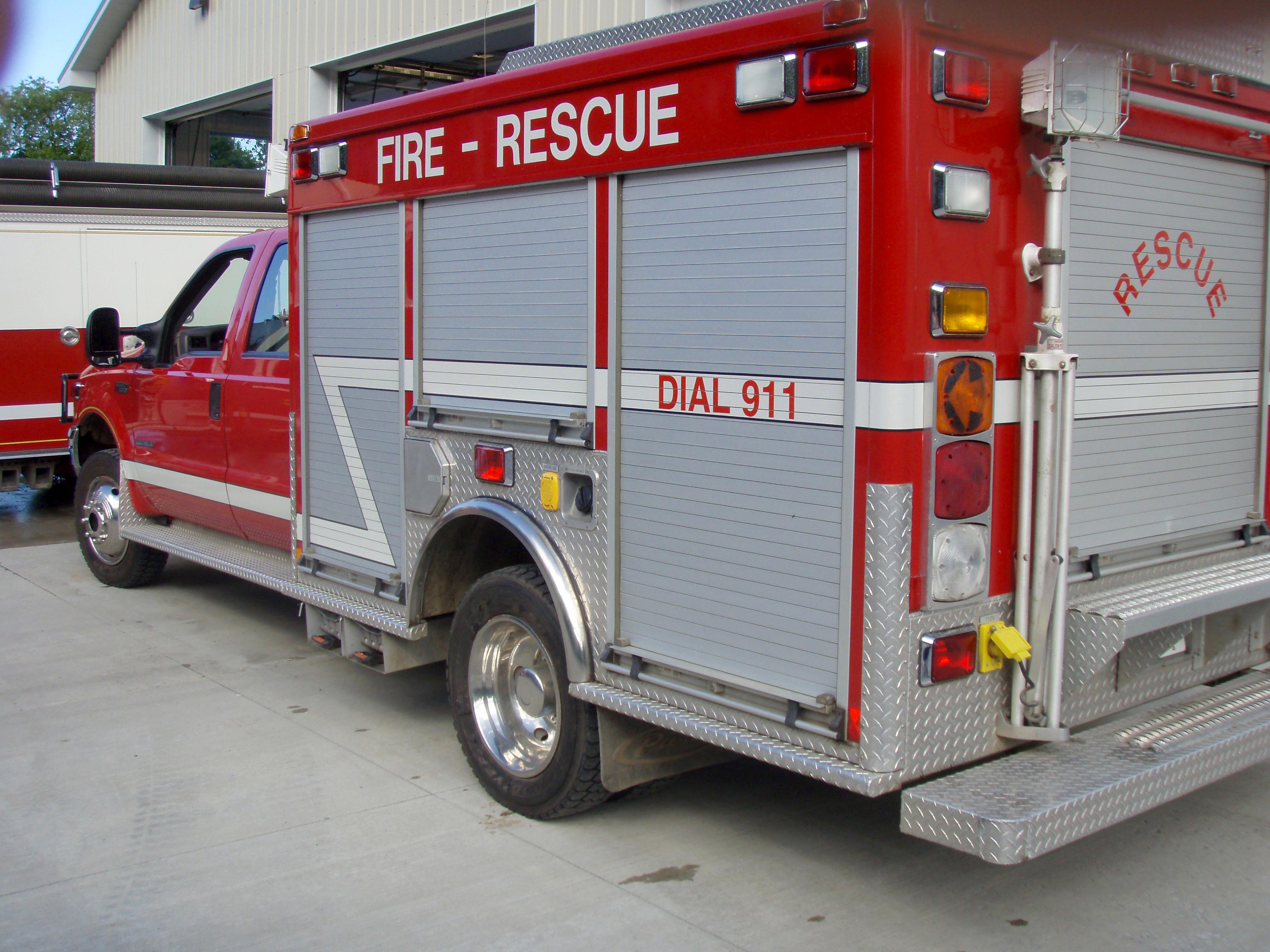 2001 Pierce Ford F-550 4x4 Light Rescue | Used Truck Details
