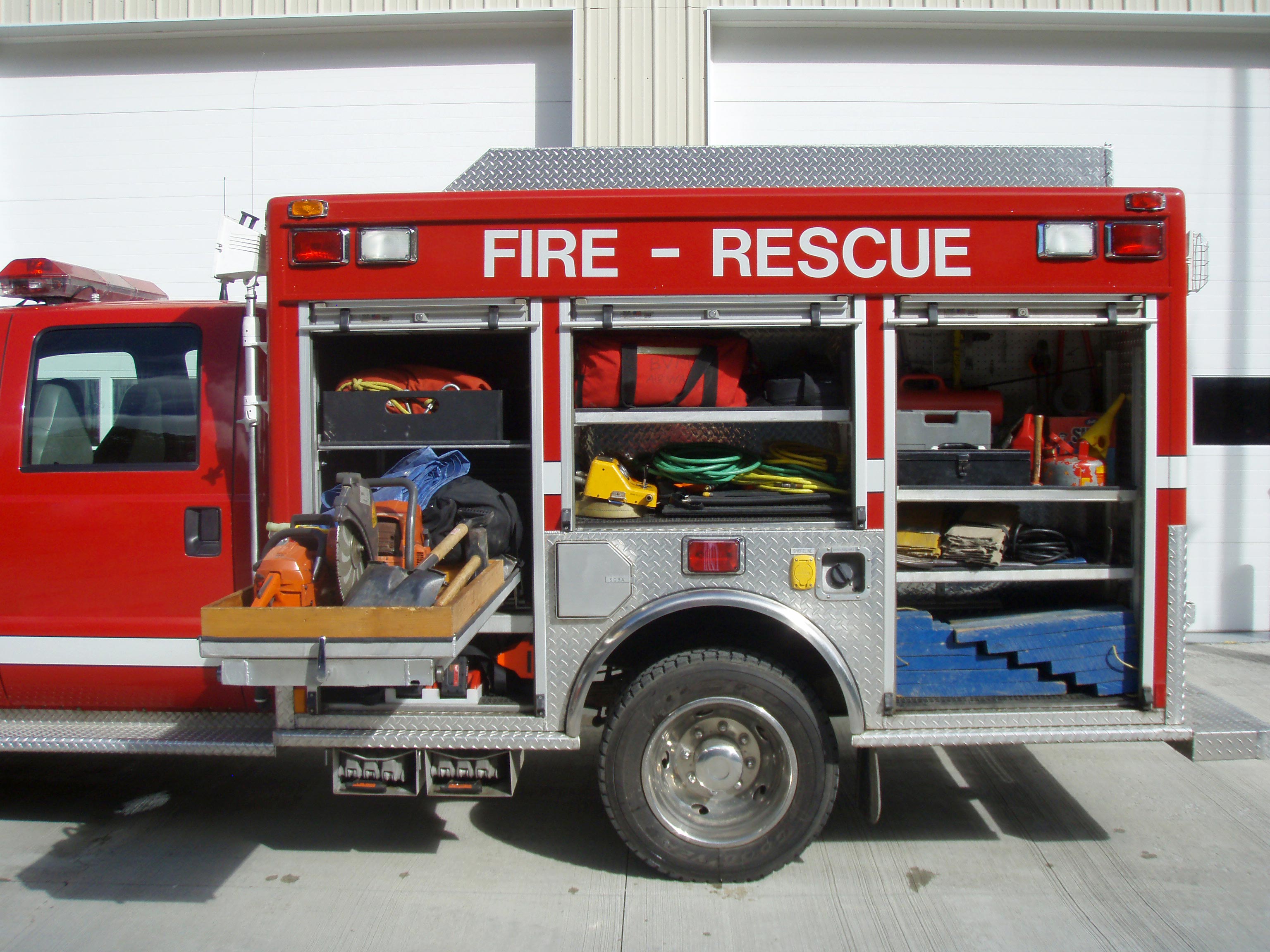 2001 Pierce Ford F-550 4x4 Light Rescue | Used Truck Details