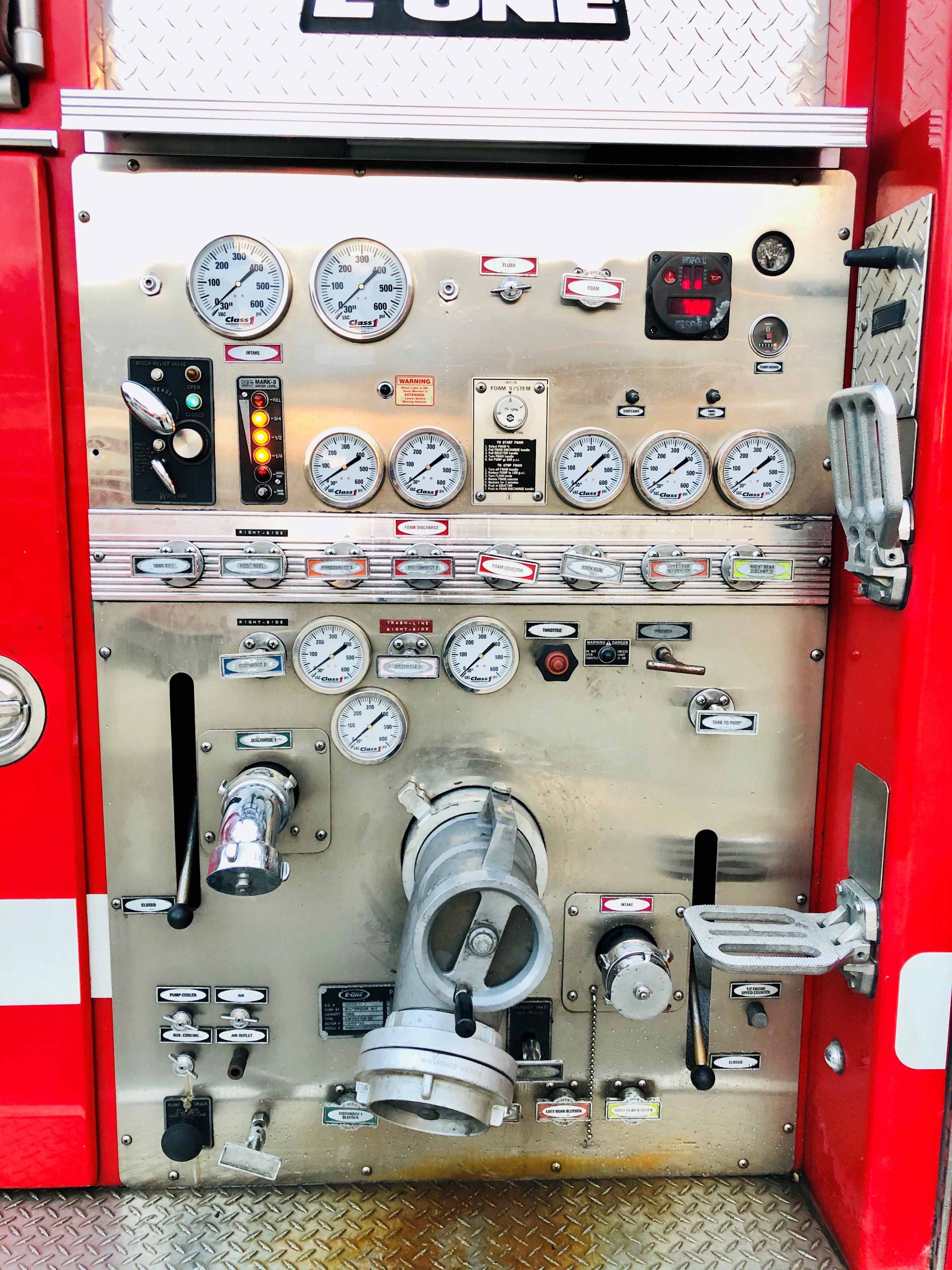 1995 E-One Sentry Custom Pumper | Used Truck Details