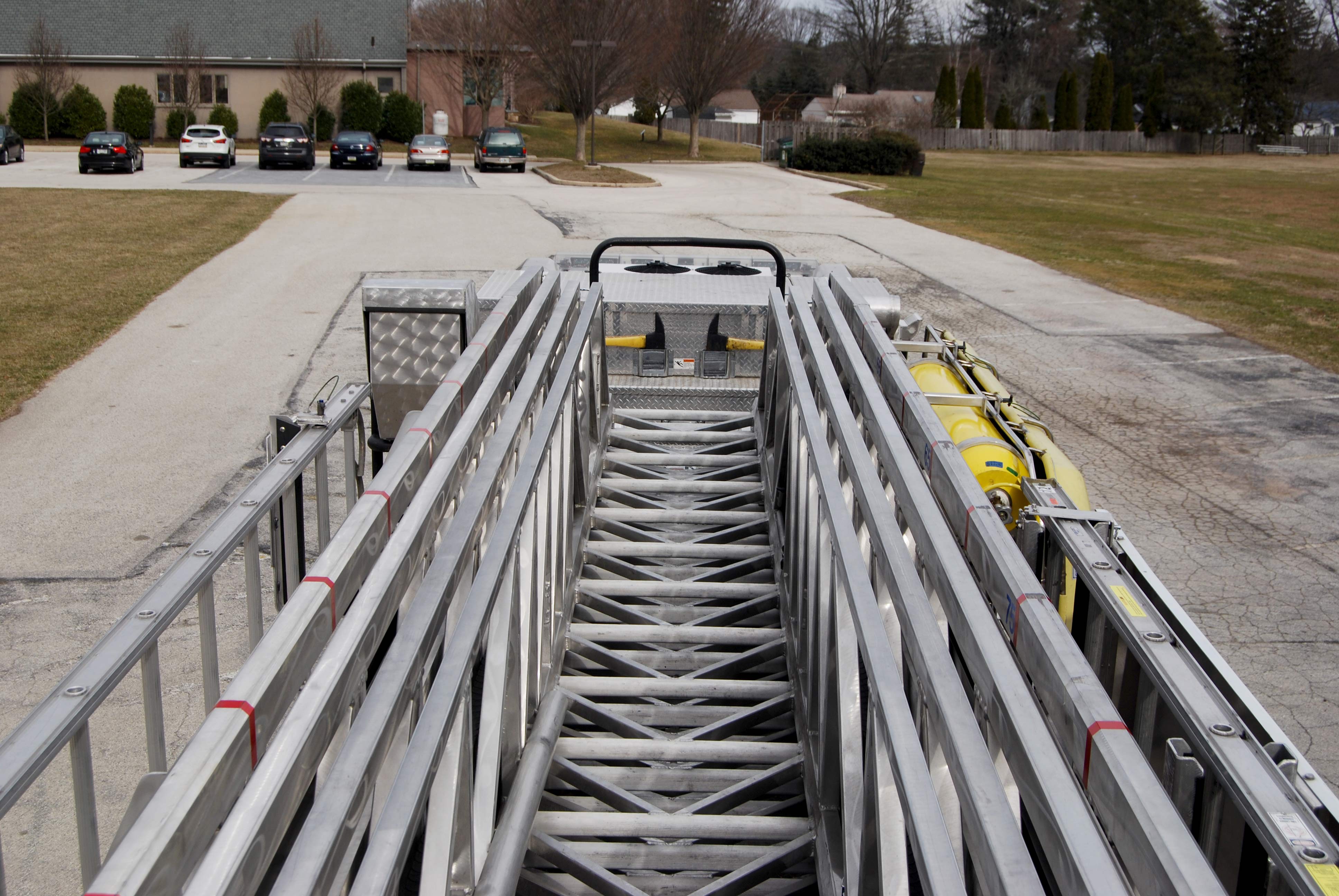 2011 E-One Cyclone II 95' Mid-Mount Tower | Used Truck Details