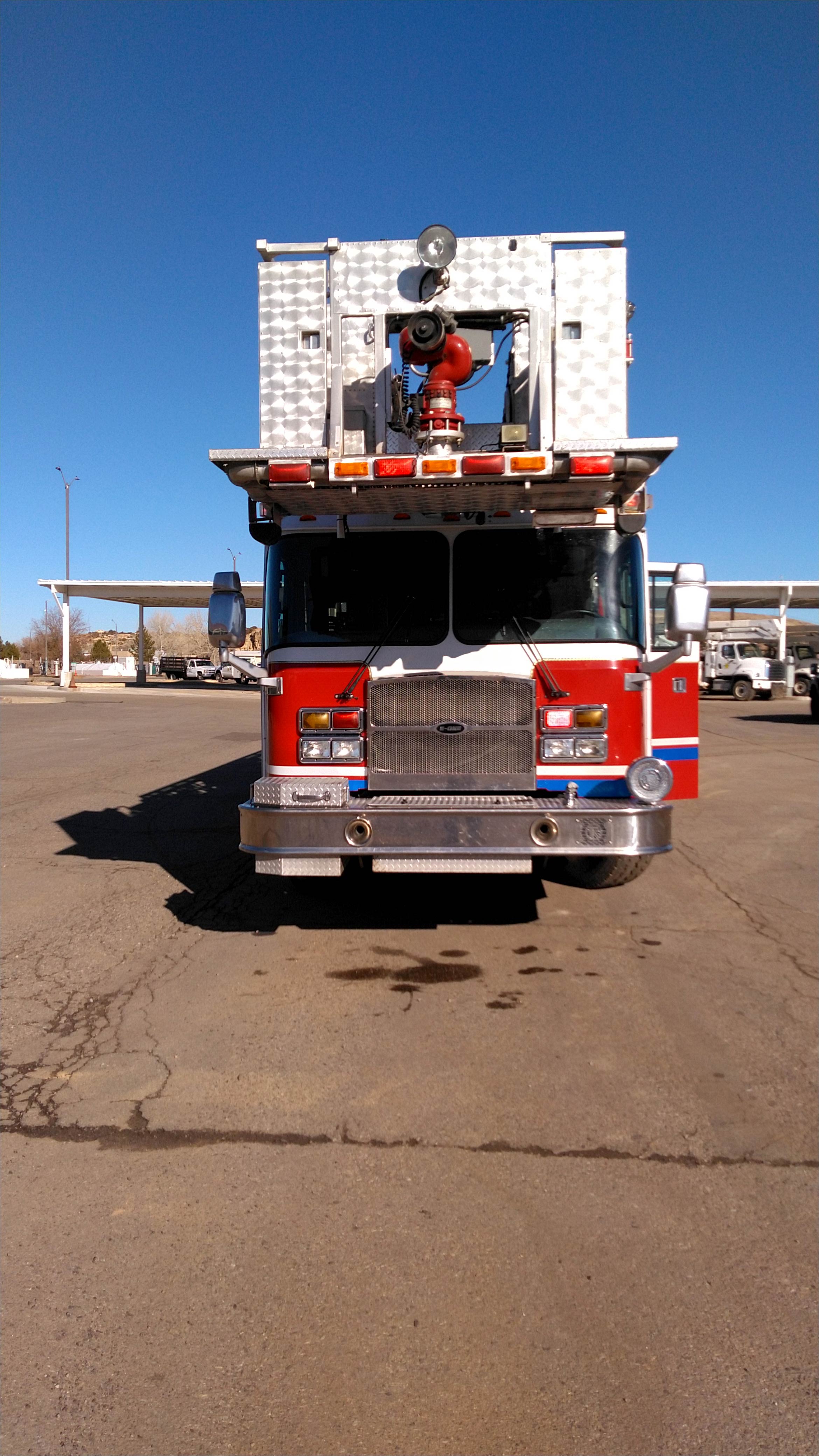 2005 E-One Cyclone II 95' Platform | Used Truck Details