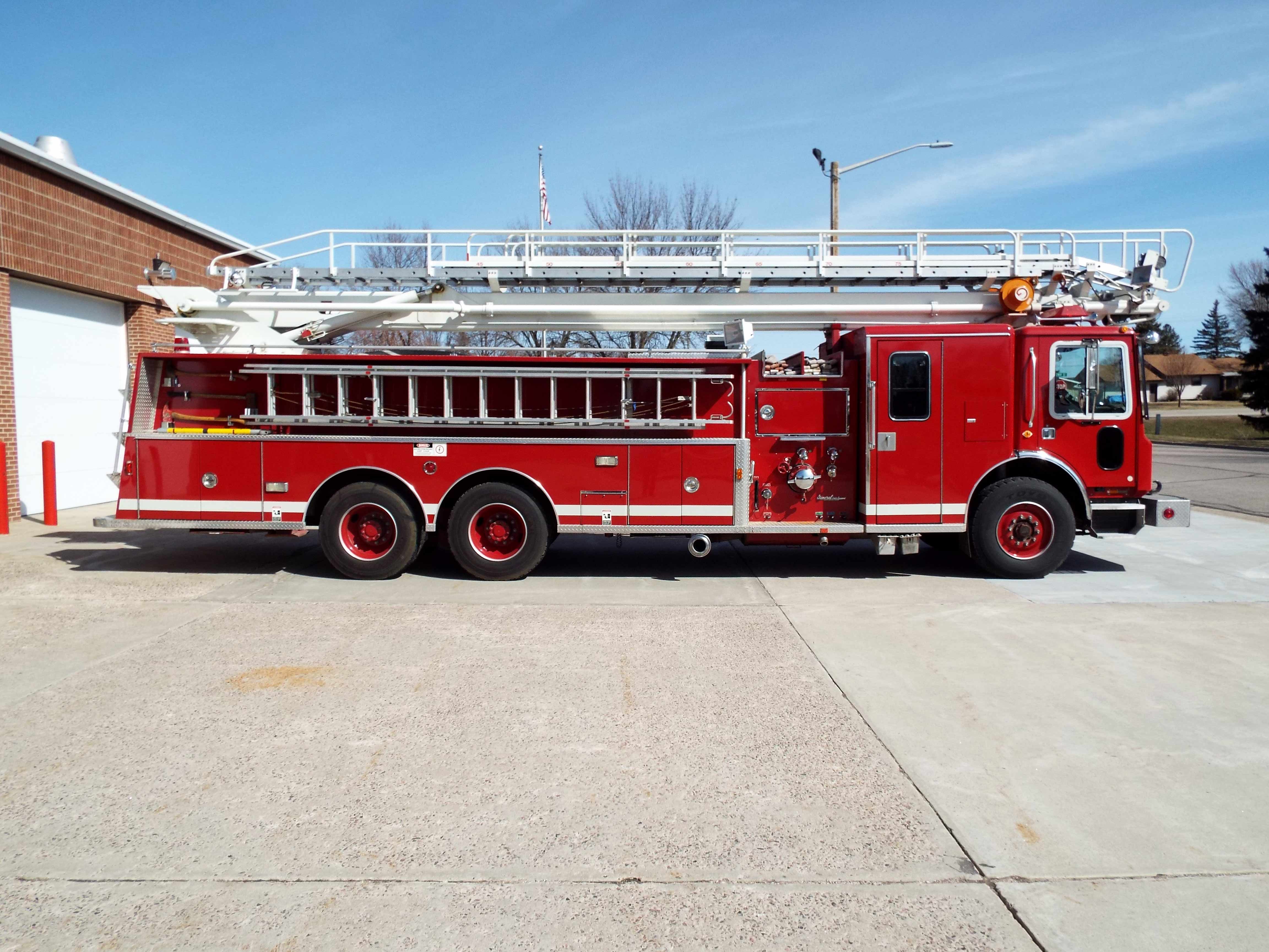 1992 General Mack 75' Telesquirt | Used Truck Details