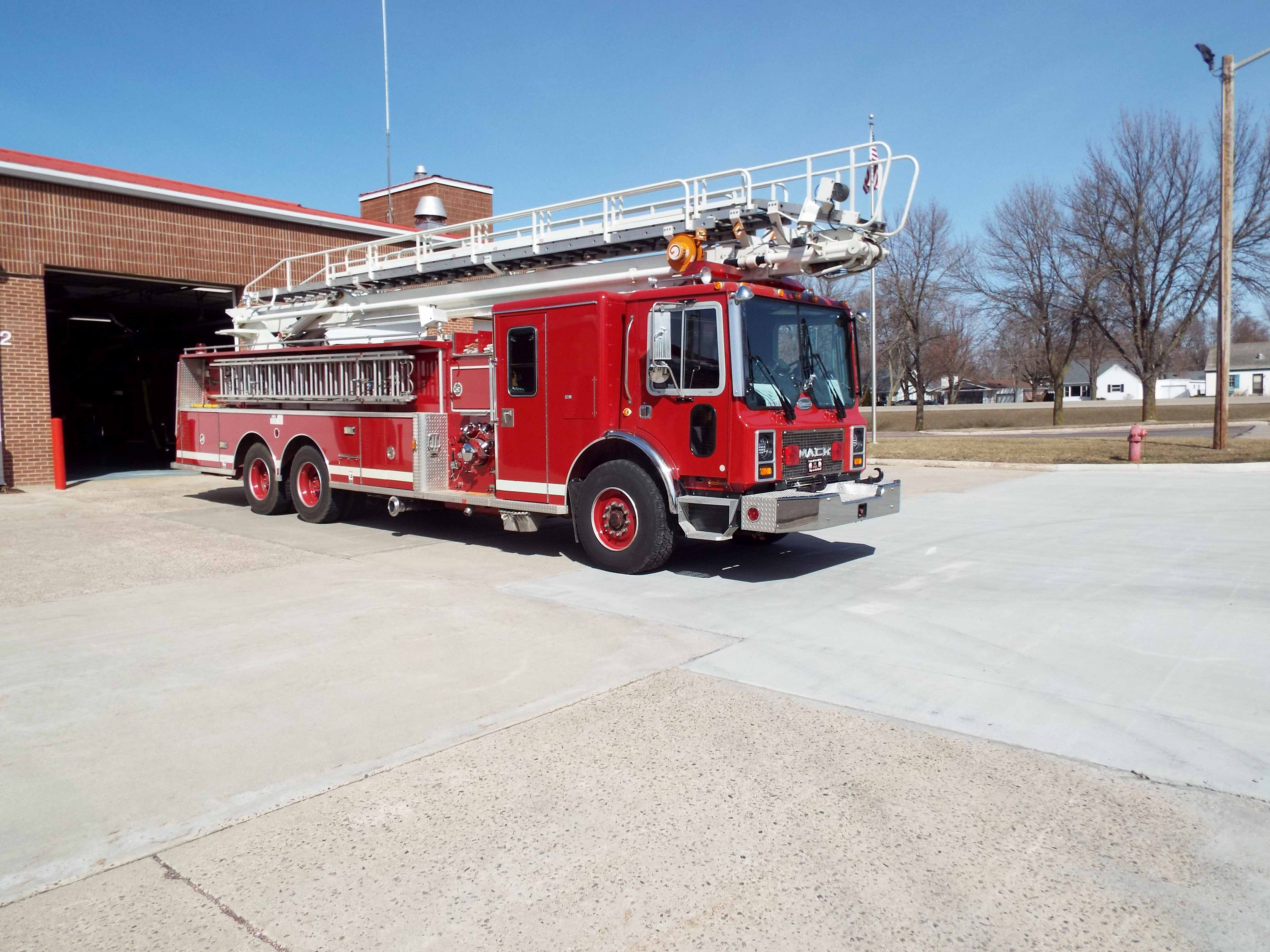 1992 General Mack 75' Telesquirt | Used Truck Details