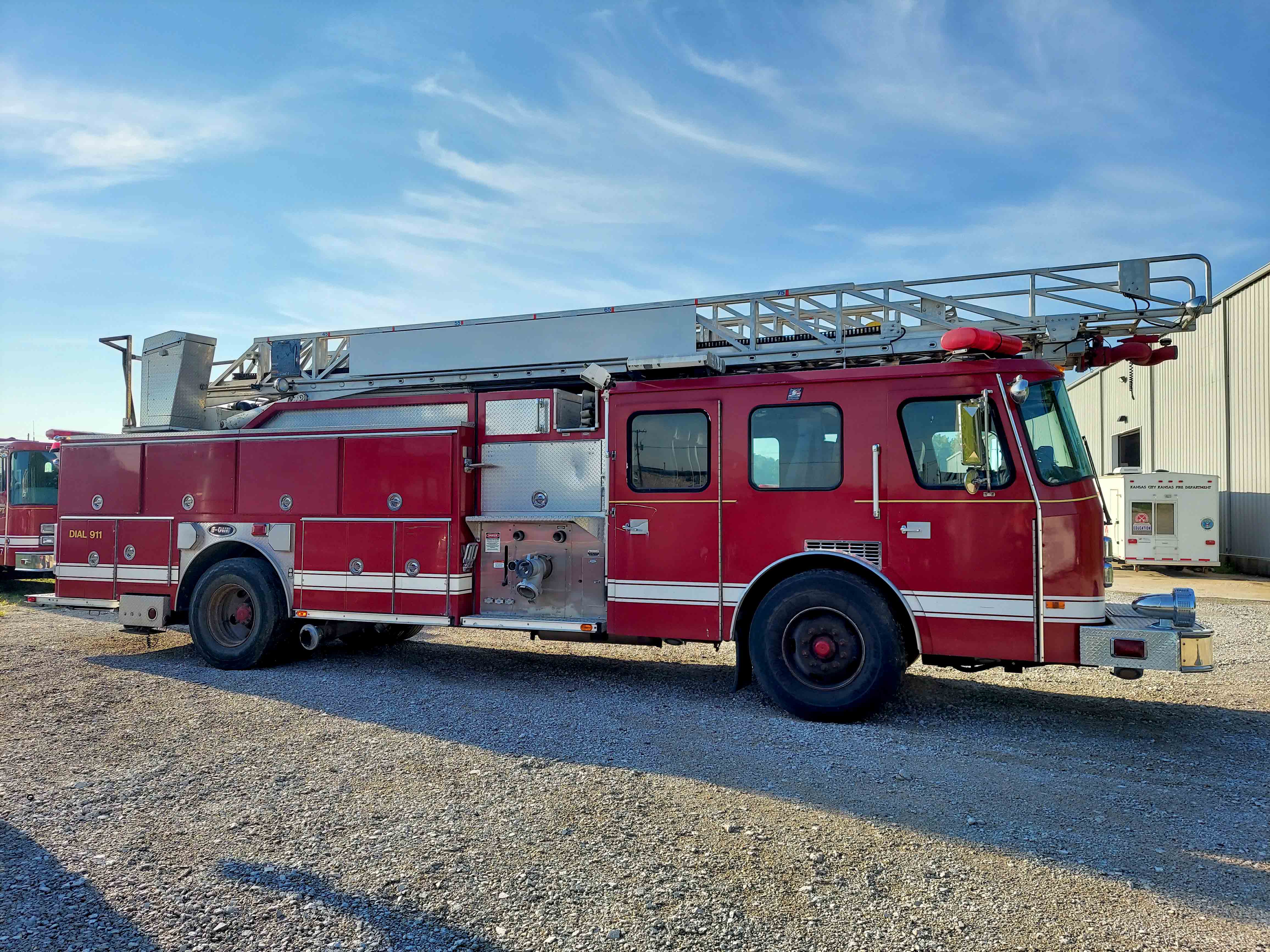 1998 E-One 75' Quint | Used Truck Details