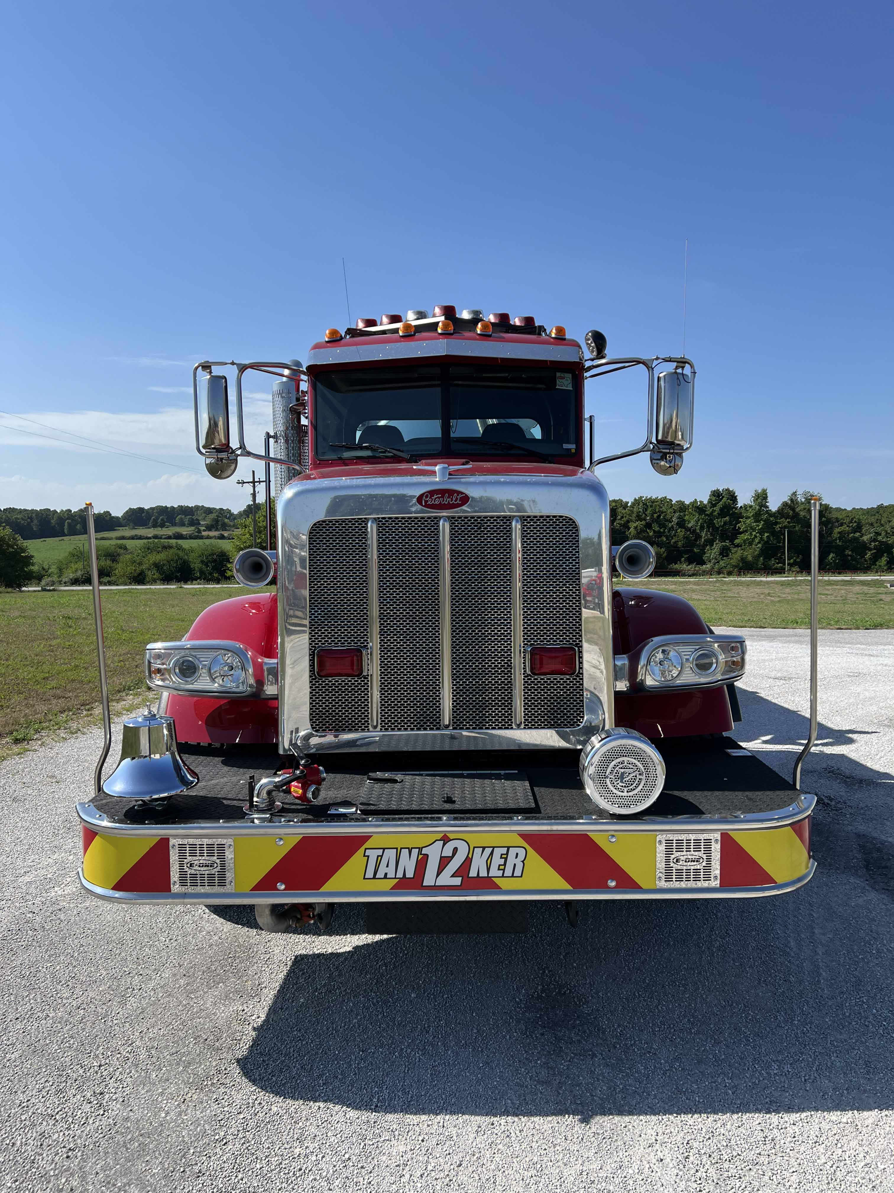 2018 E-One Peterbilt Commercial Vacuum Tanker | Used Truck Details