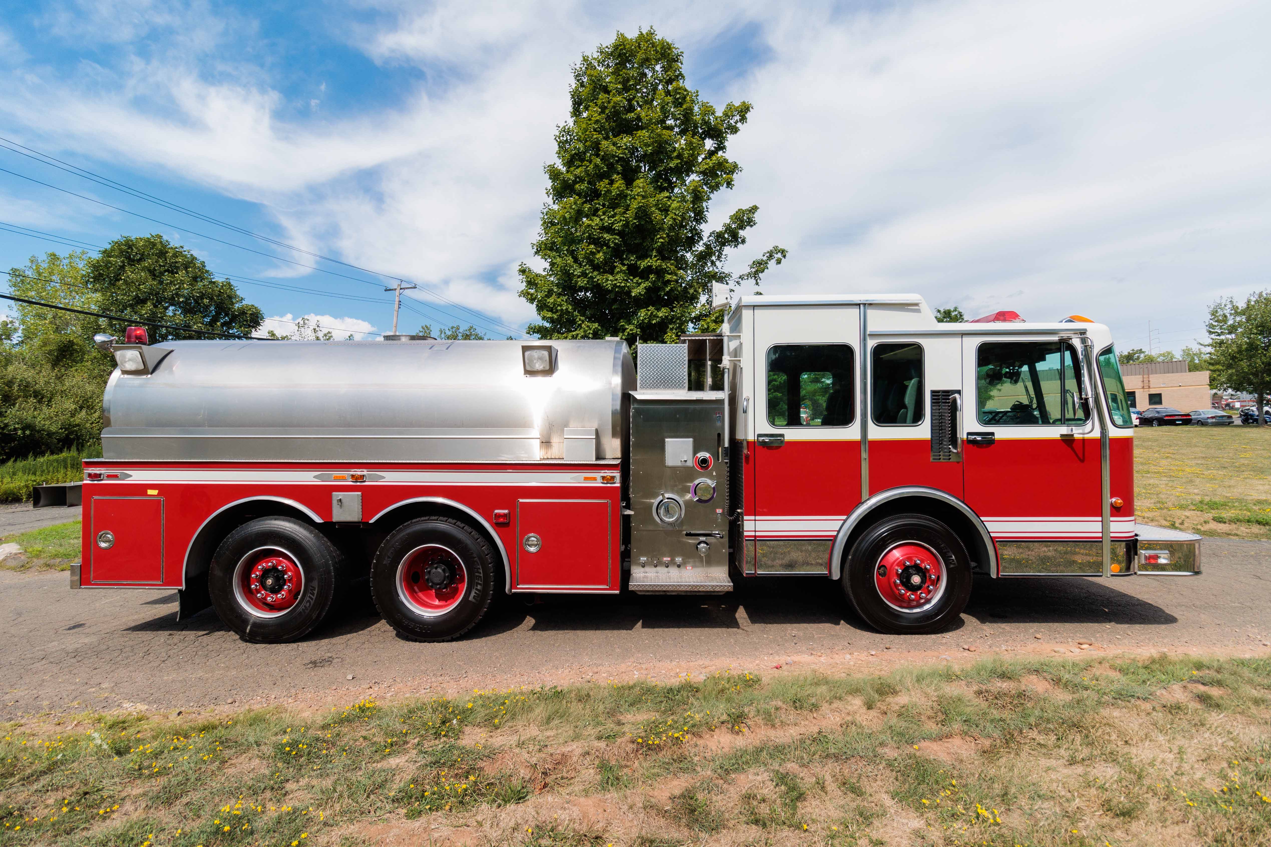 1995 S&S Spartan Custom Elliptical Tanker | Used Truck Details