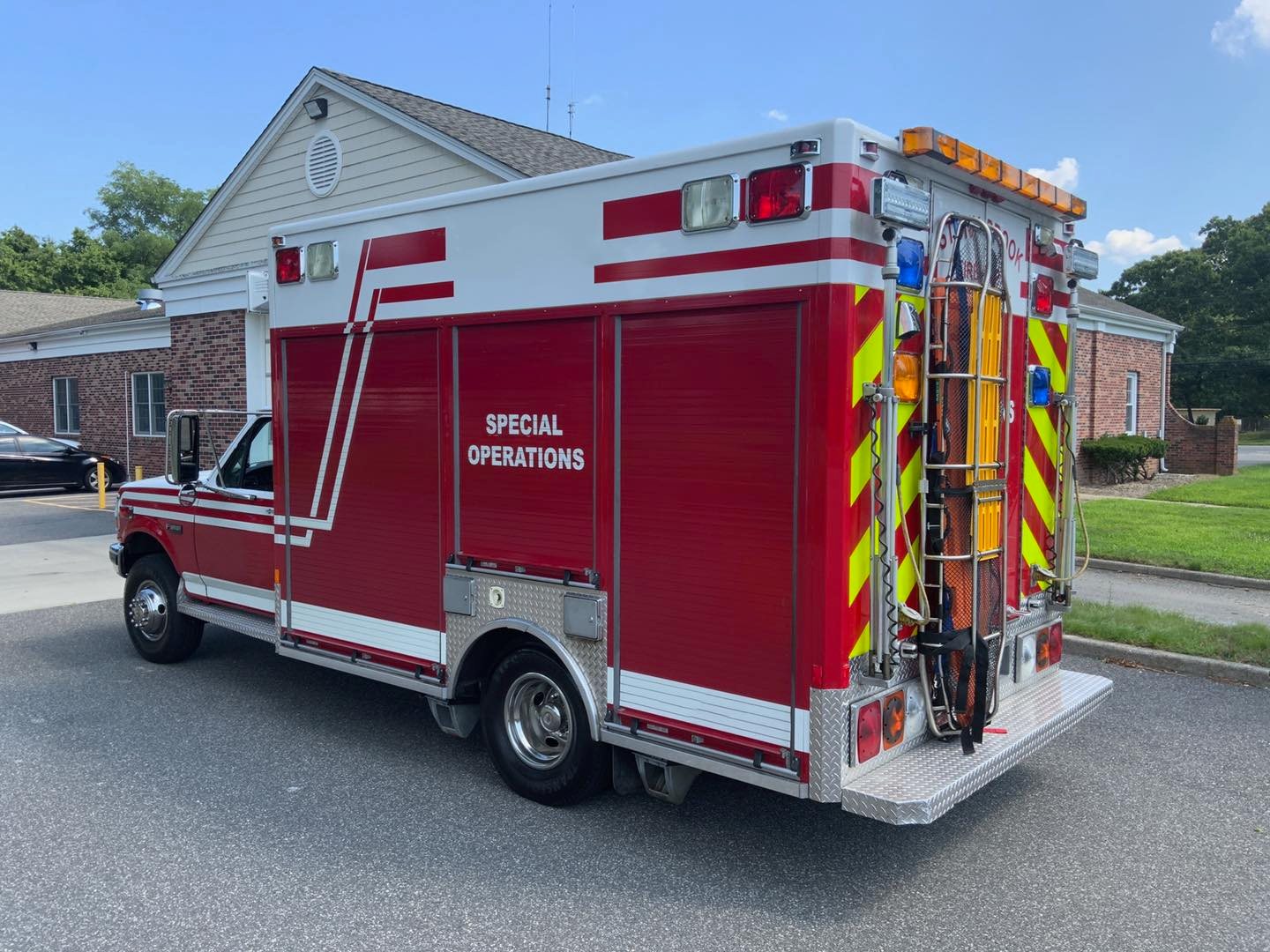 1997 Ford F-550 Super Duty XLT Light Rescue Truck | Used Truck Details