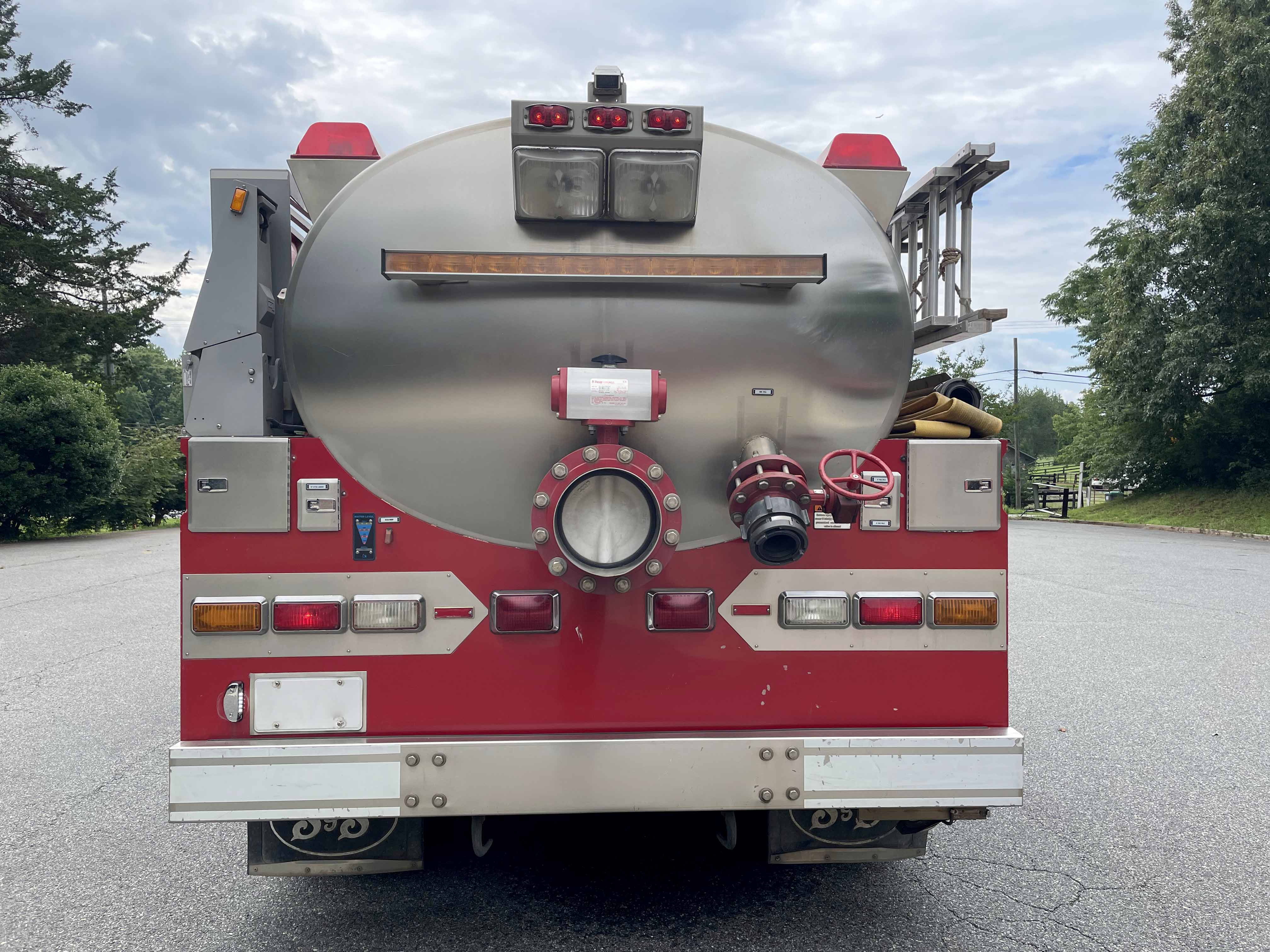 1998 S&S Freightliner Commercial Tandem Axle Tanker | Used Truck Details