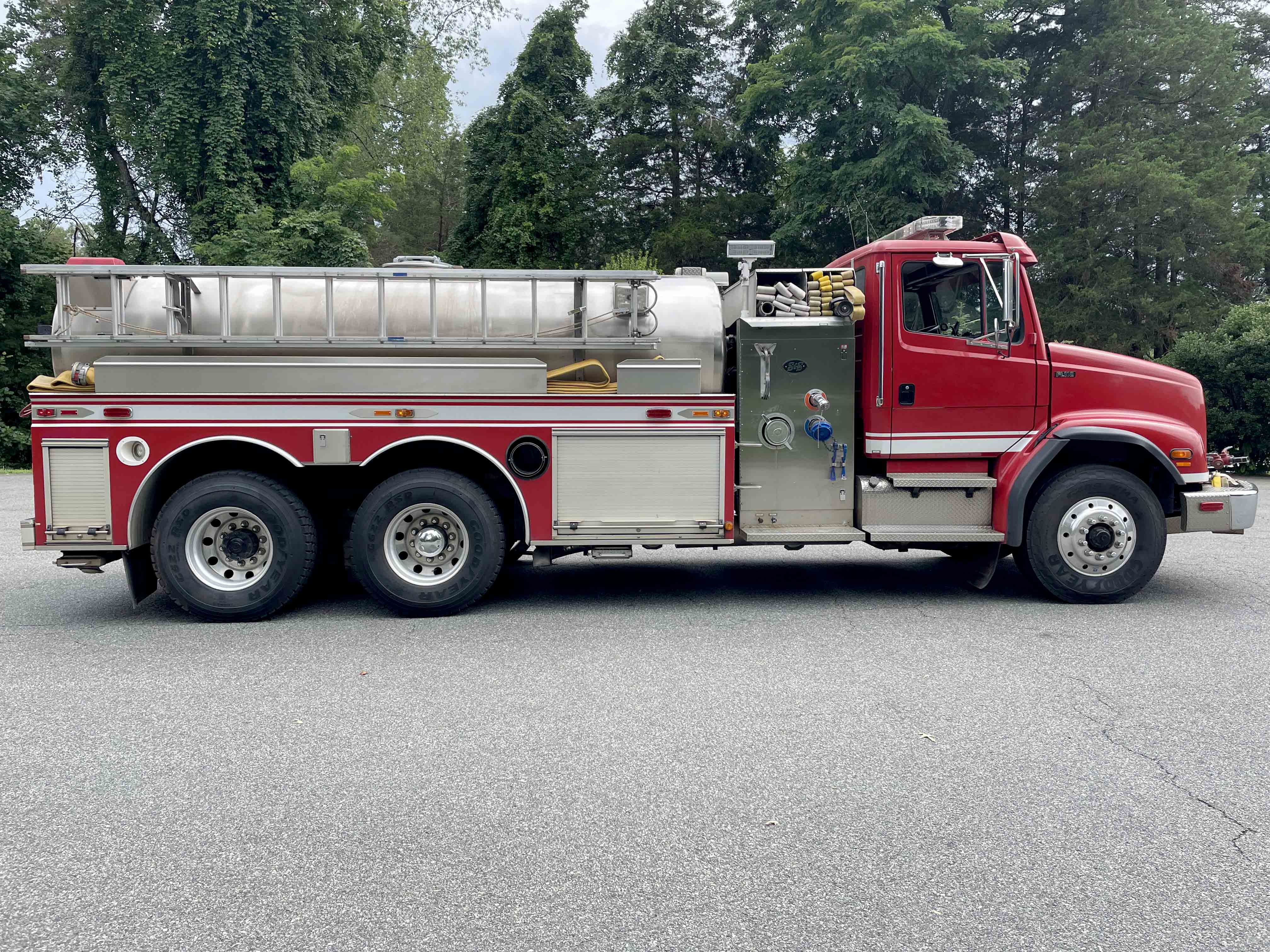 1998 S&S Freightliner Commercial Tandem Axle Tanker | Used Truck Details