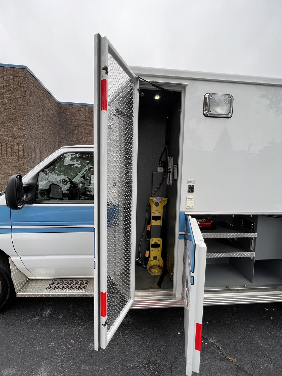 2009 Road Rescue Ford Type III Ambulance | Used Truck Details