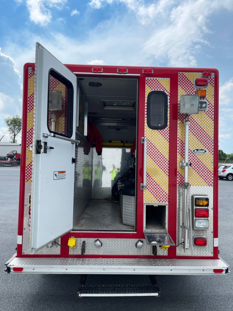 2003 E-One Ford 4x4 Commercial Walk-In Rescue | Used Truck Details