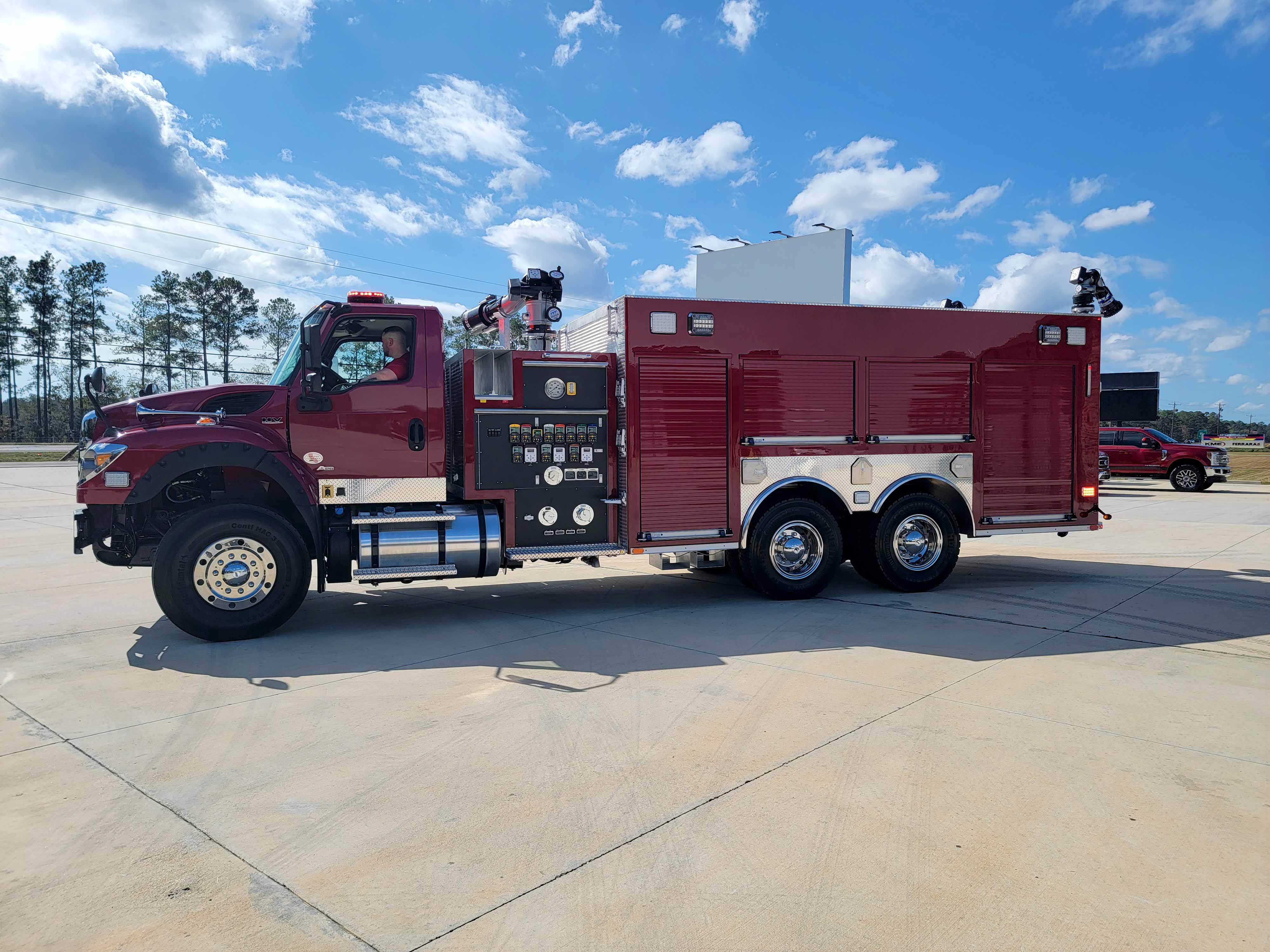 2022 US Fire International Industrial Commercial 6x4 Foam Tender | Used ...