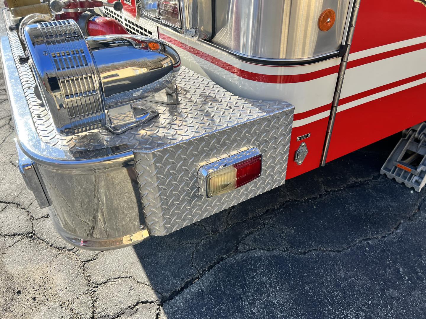1997 Simon Duplex 75' Platform | Firetrucks Unlimited