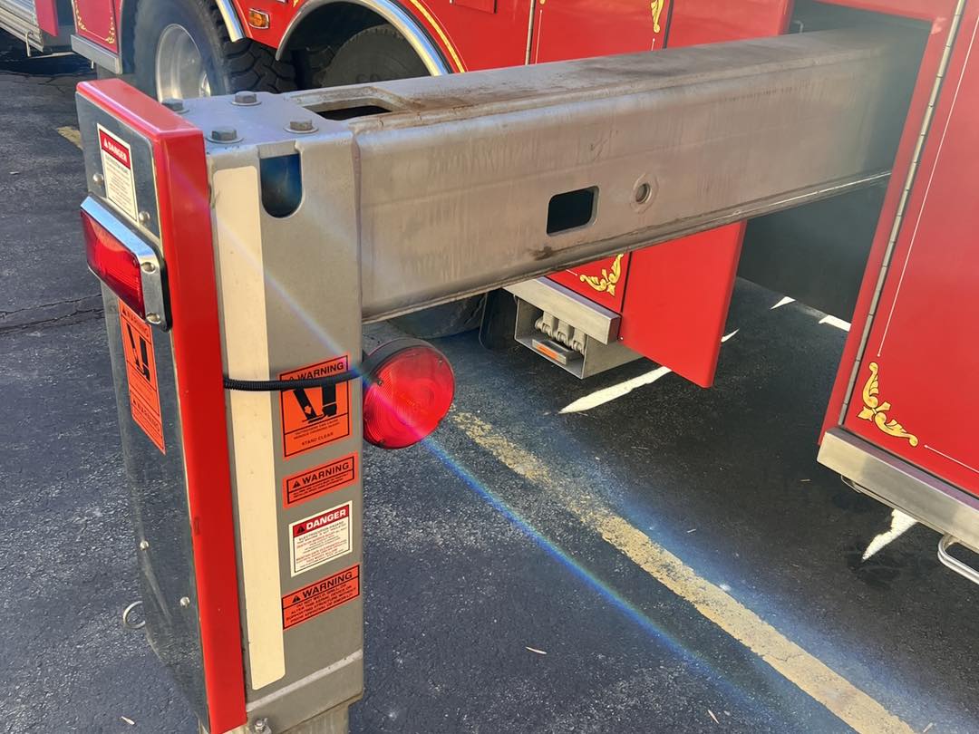 1997 Simon Duplex 75' Platform | Firetrucks Unlimited