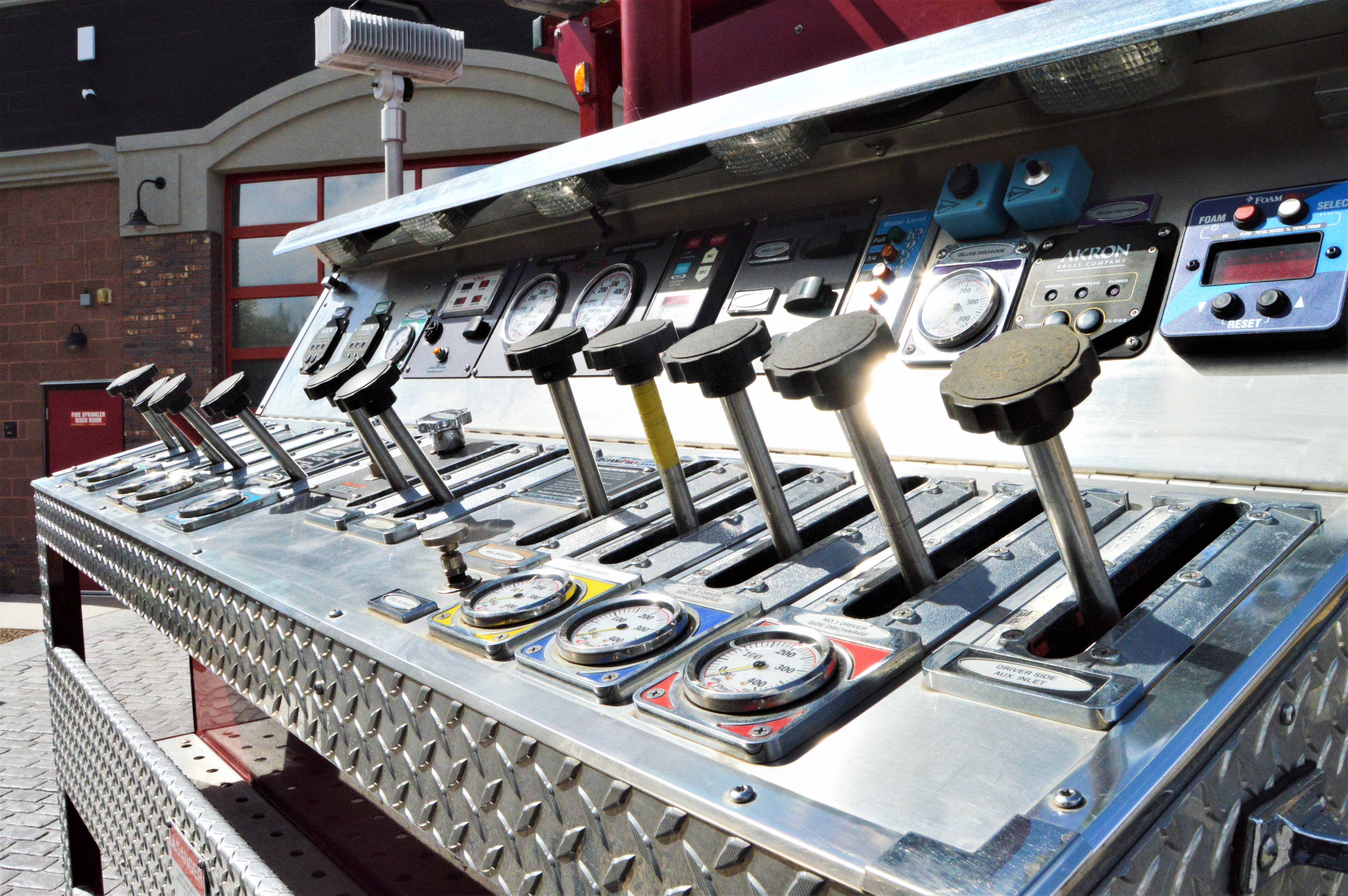 2007 Pierce Contender Pumper | Firetrucks Unlimited