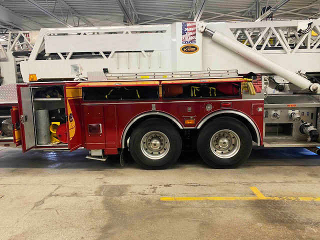 1999 KME Excel 95' Mid-Mount Platform | Used Truck Details