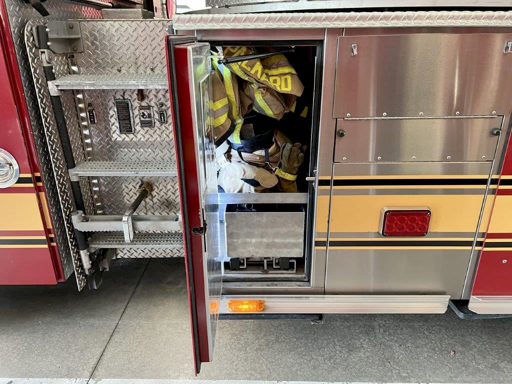 2012 Sutphen 100' Mid-Mount Platform | Used Truck Details