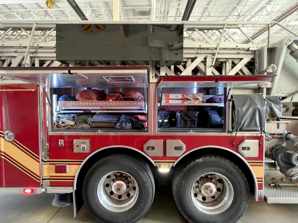 2012 Sutphen 100' Mid-Mount Platform | Firetrucks Unlimited