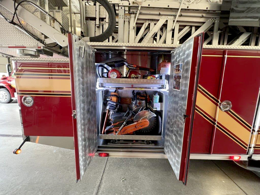 2012 Sutphen 100' Mid-Mount Platform | Firetrucks Unlimited