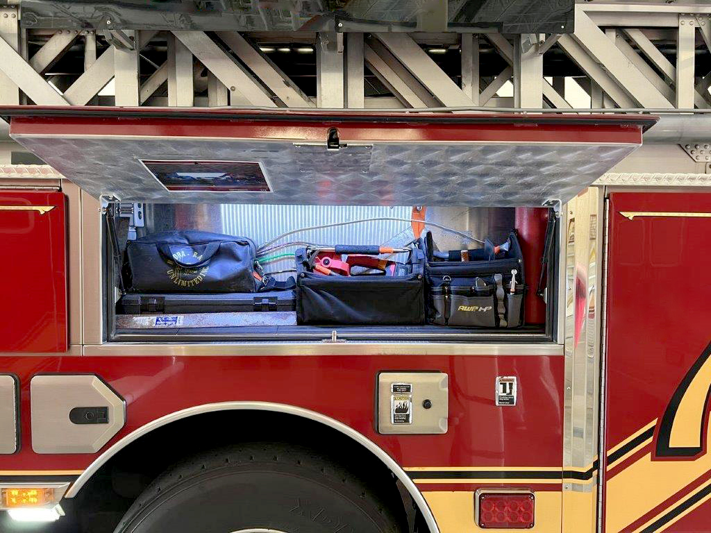 2012 Sutphen 100' Mid-Mount Platform | Used Truck Details