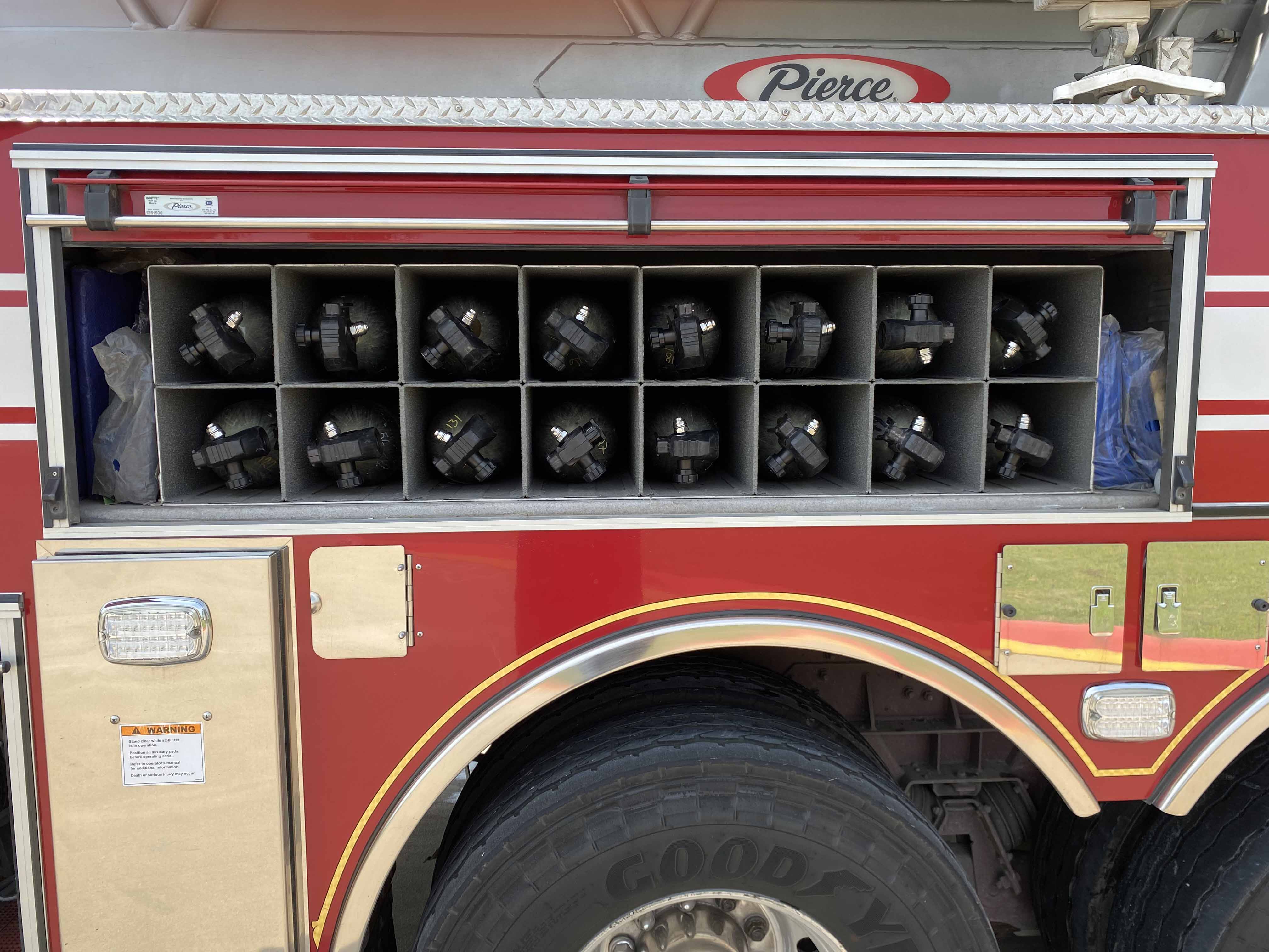2010 Pierce Arrow XT 95' Mid-Mount Platform | Used Truck Details