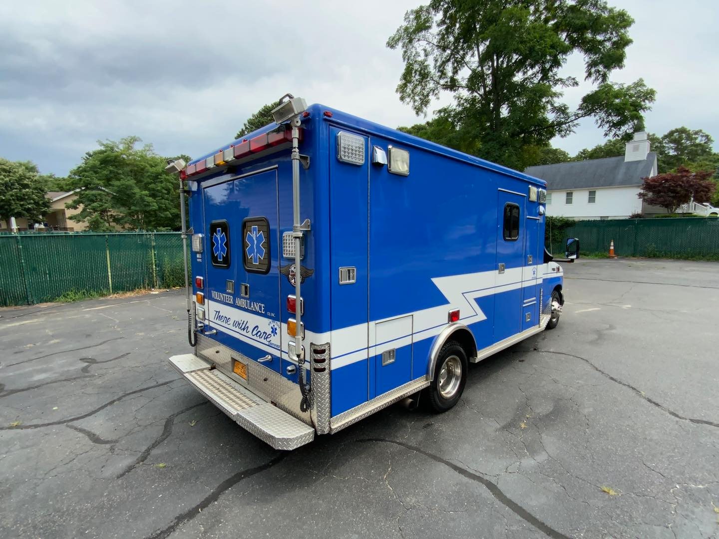 2002 PL Custom Ford Type III Ambulance | Used Truck Details