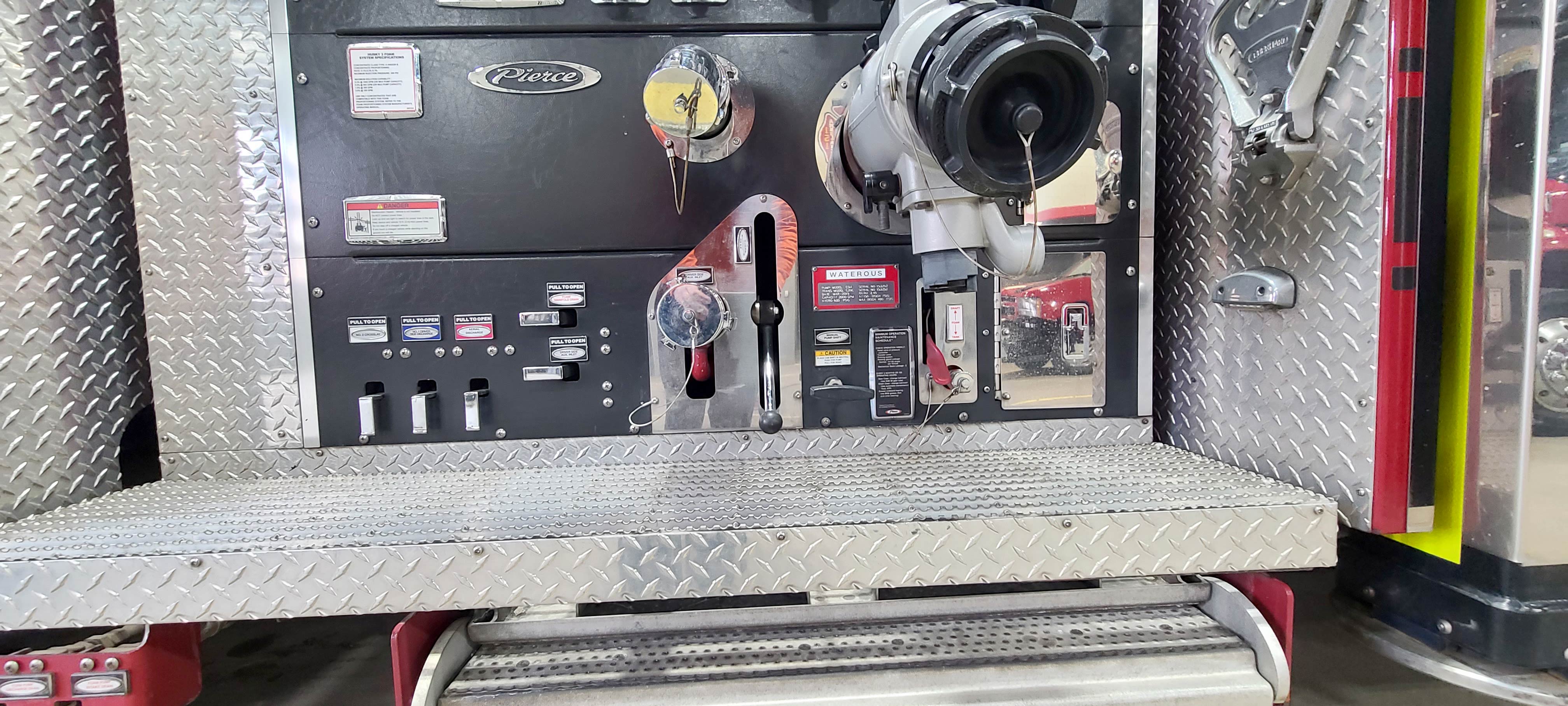 2015 Pierce Arrow XT 105' Quint | Firetrucks Unlimited