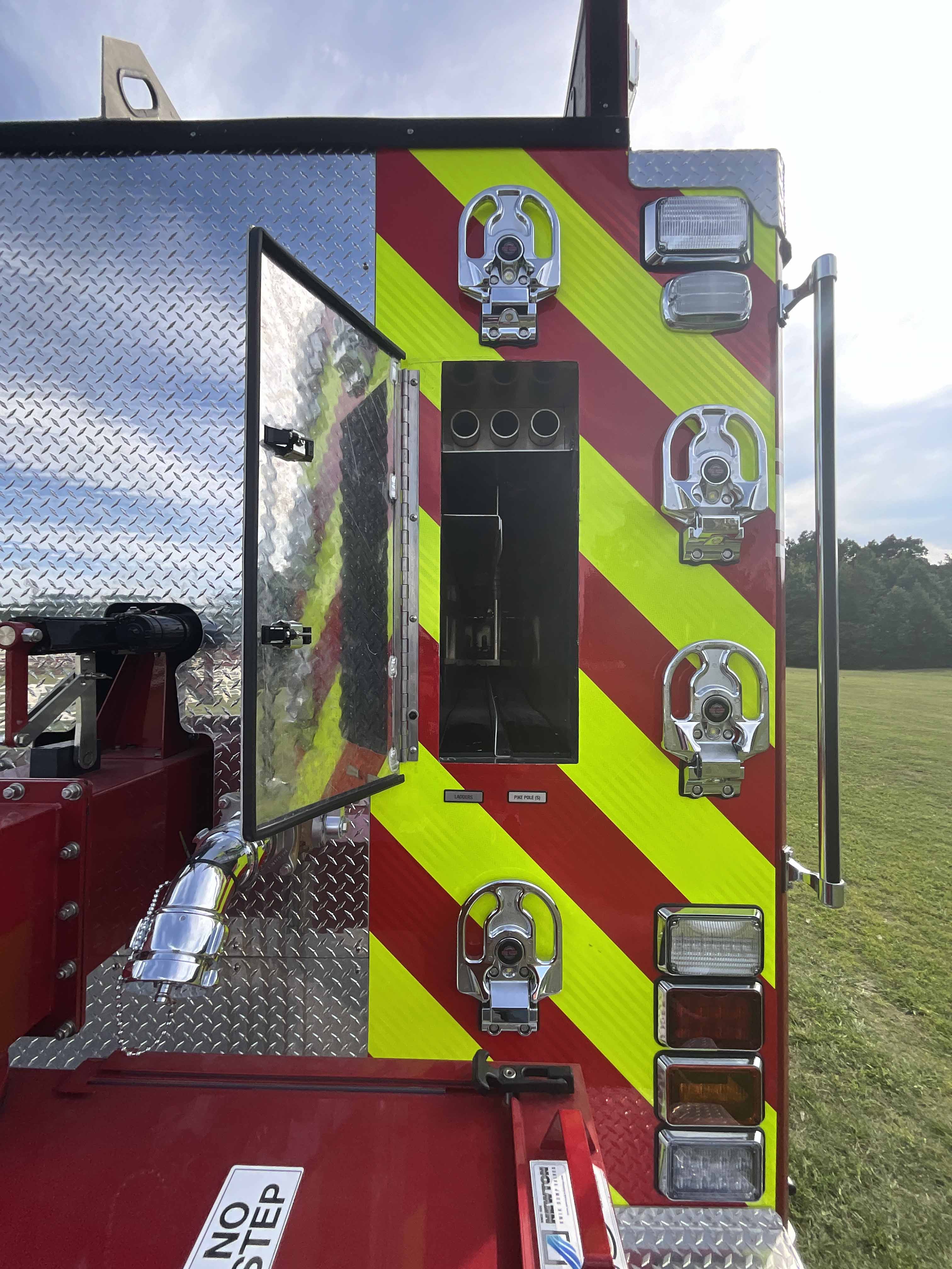 2007 Deep South E-One Pumper Tanker | Firetrucks Unlimited