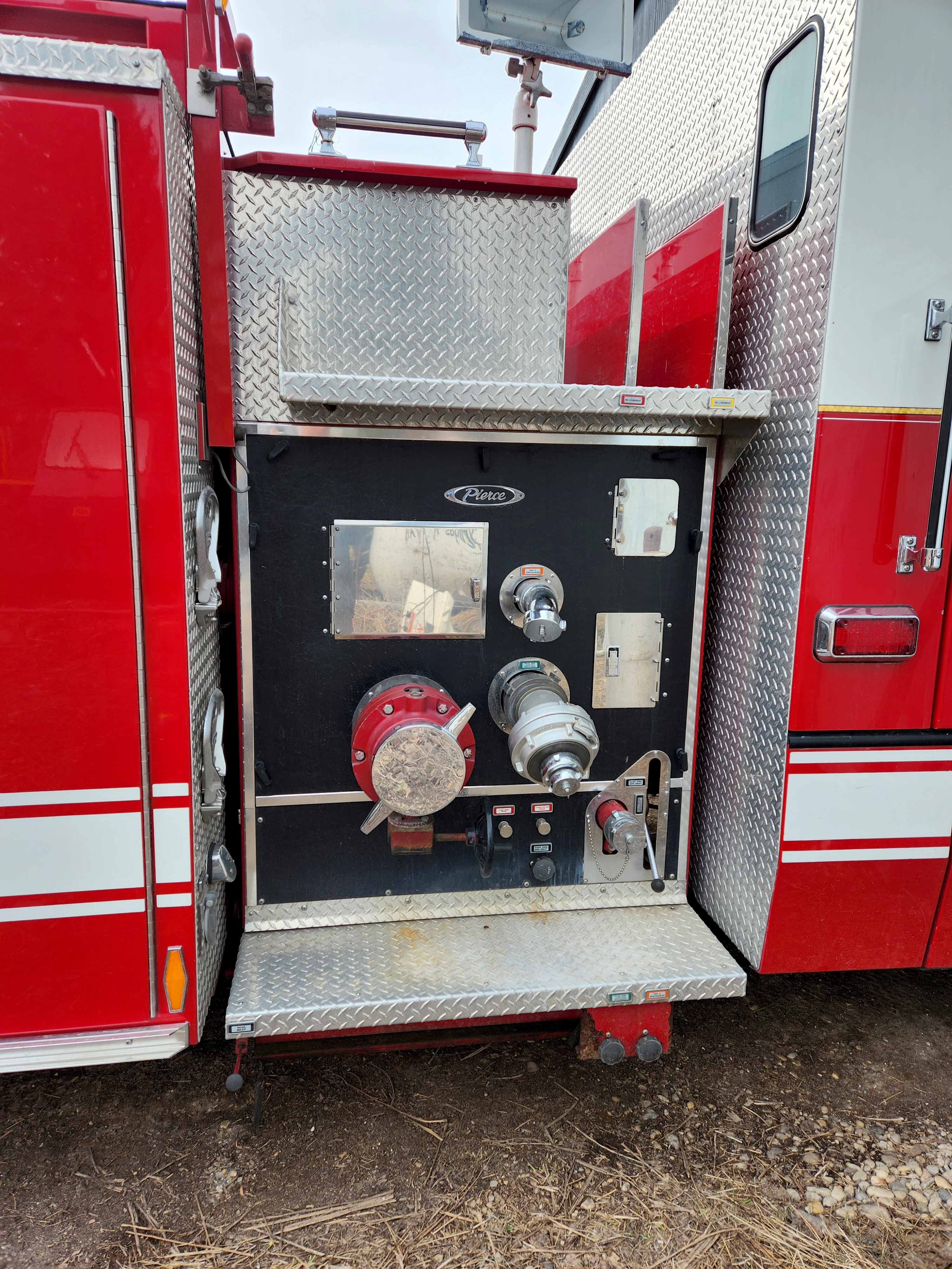 1998 Pierce Quantum Pumper | Used Truck Details