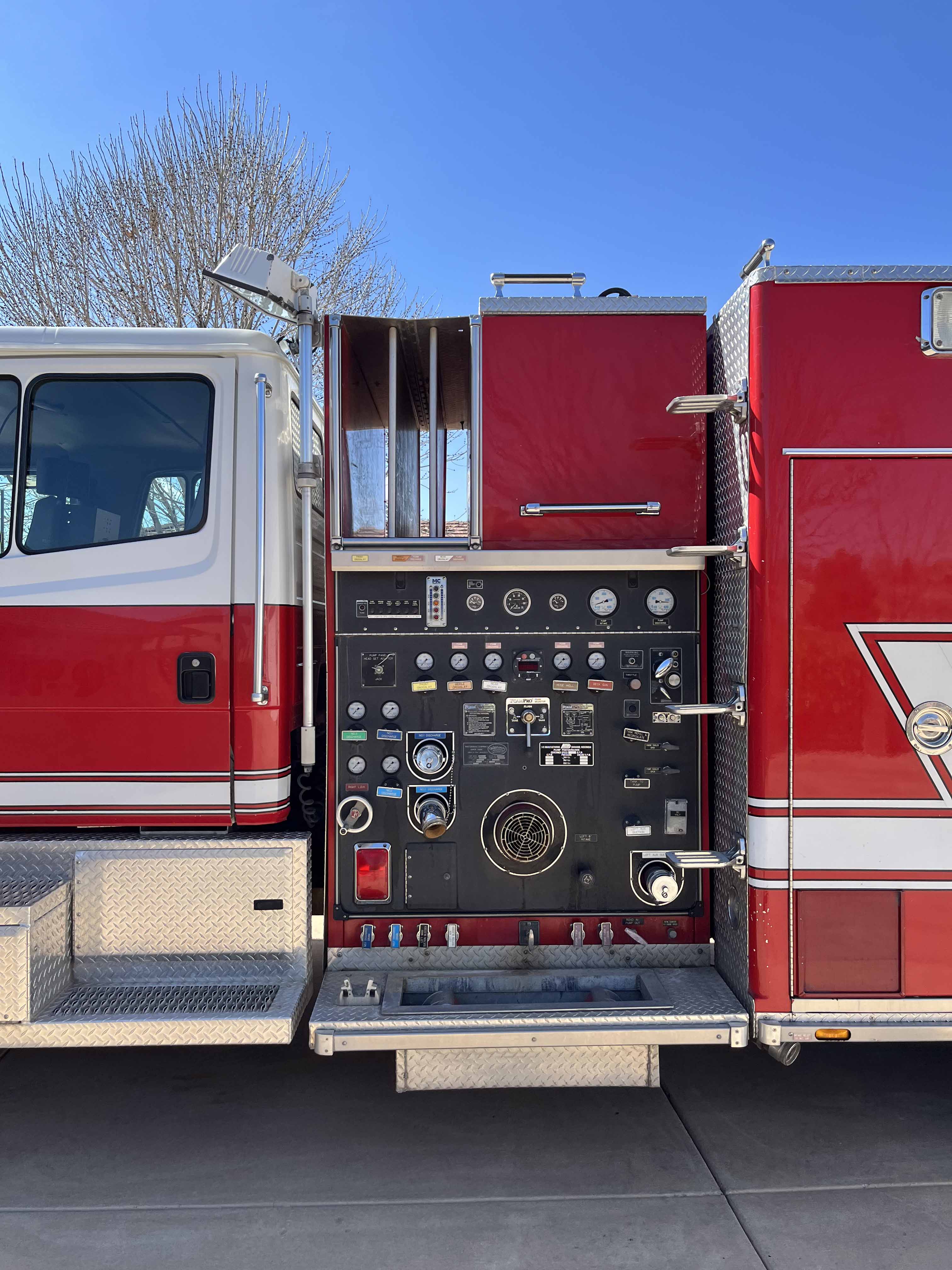 1998 3D Freightliner Commercial Pumper | Used Truck Details