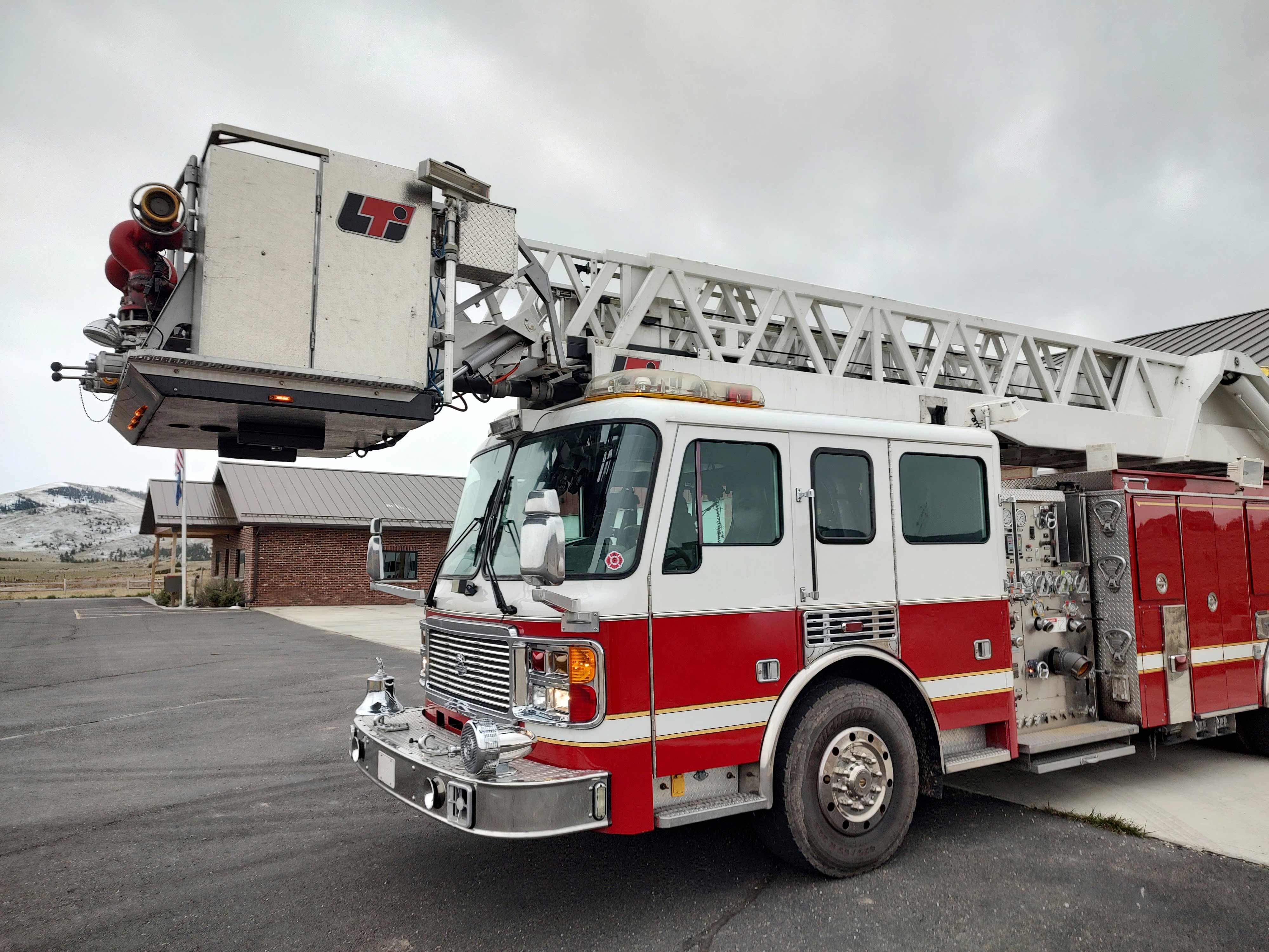 2003 American LaFrance Eagle 100' Platform | Used Truck Details