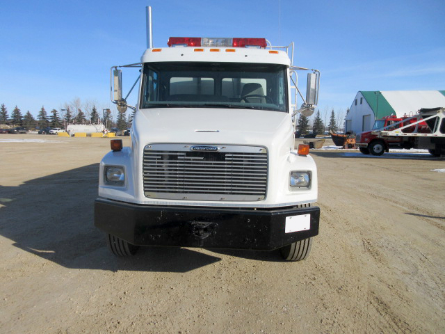 2000 Freightliner Tandem Axle Commercial Tanker | Used Truck Details