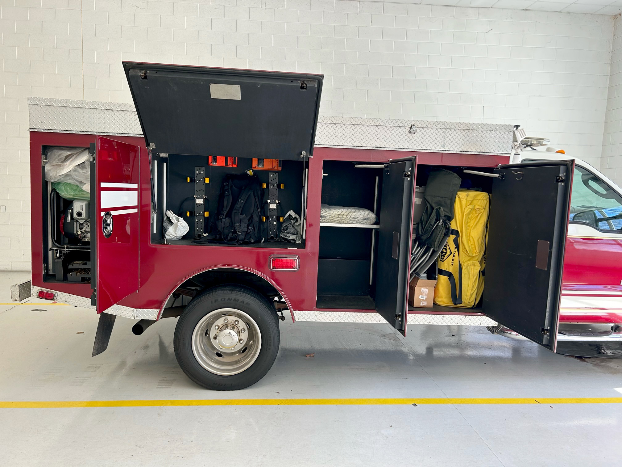 2004 Fouts Bros Ford 4x4 Commercial Rescue | Used Truck Details