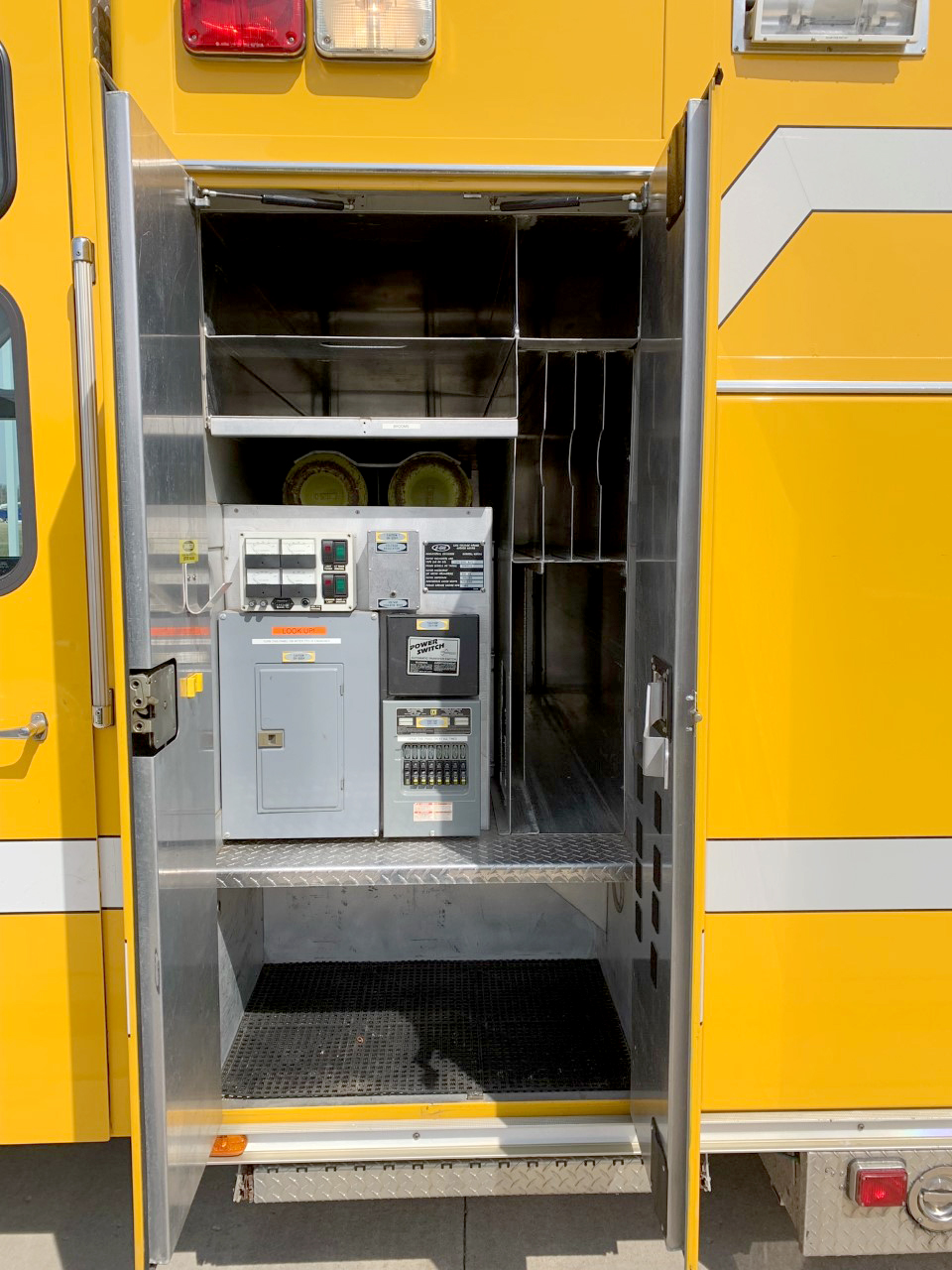 1999 E-One Walk-In Heavy Rescue | Used Truck Details