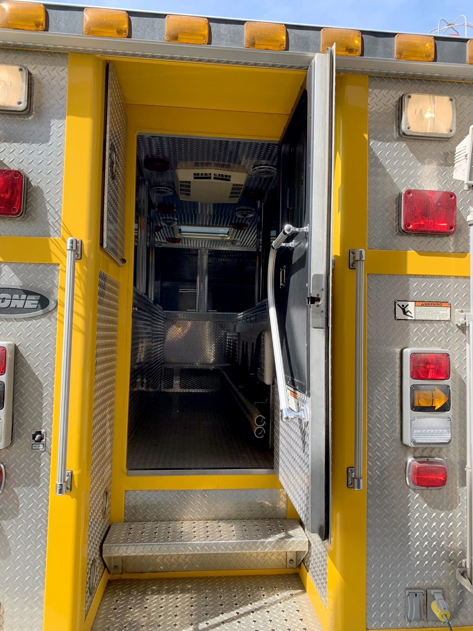 1999 E-One Walk-In Heavy Rescue | Used Truck Details