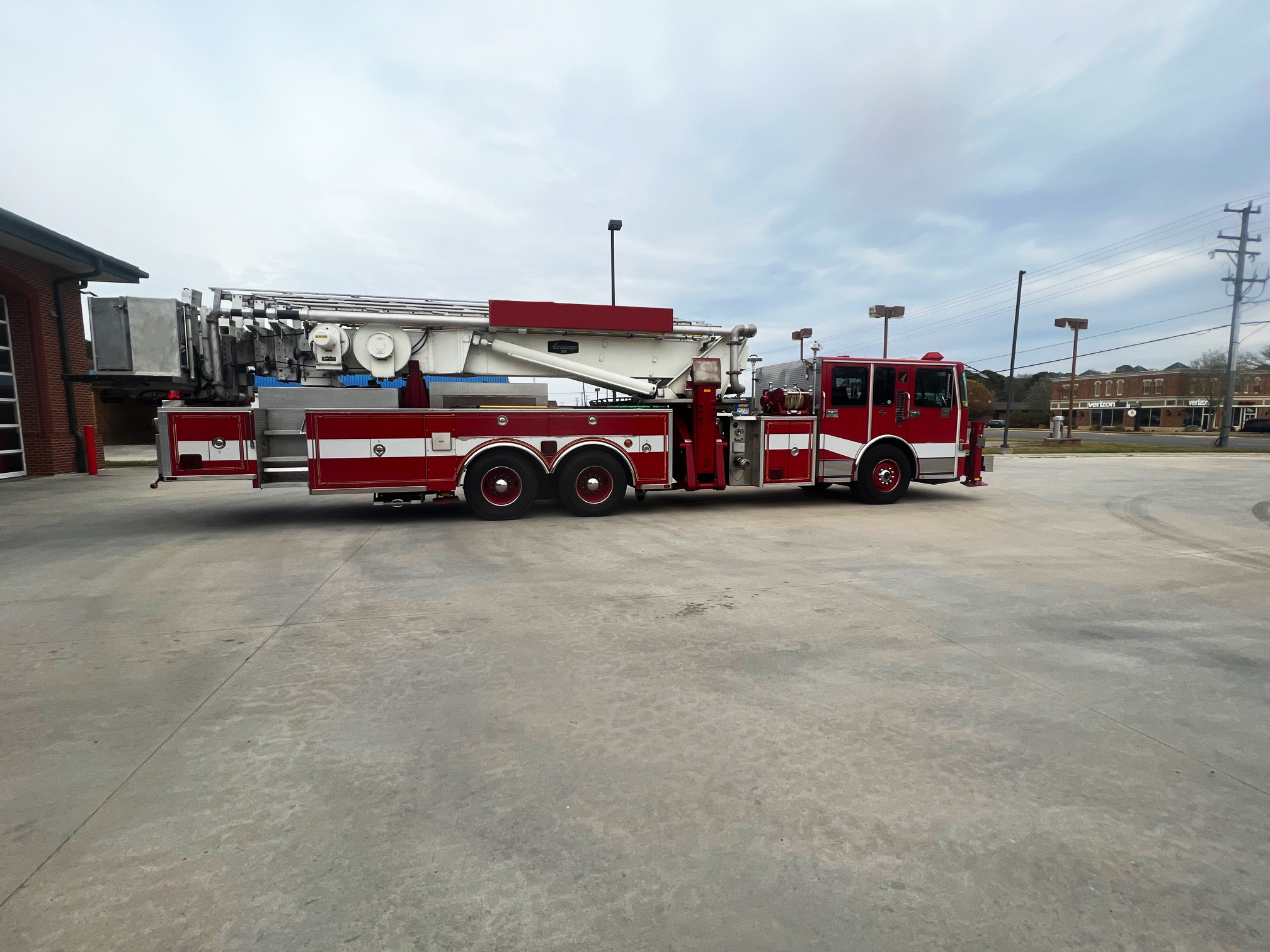 1998 Baker Spartan 95' Aerialscope | Used Truck Details