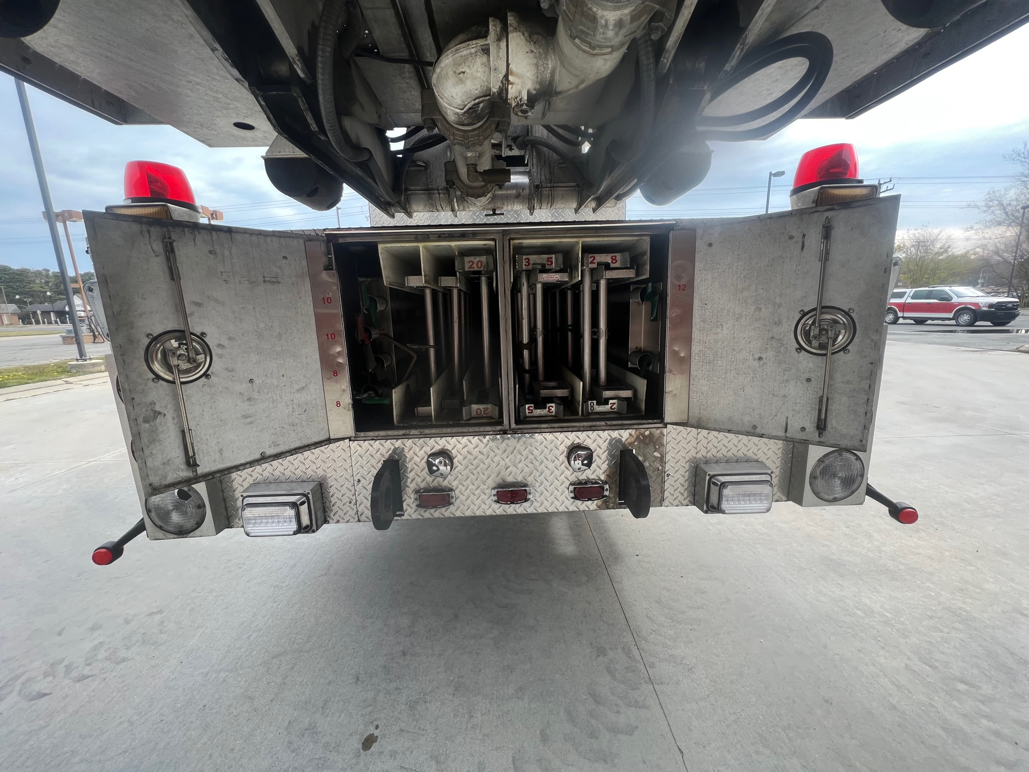 1998 Baker Spartan 95' Aerialscope | Used Truck Details