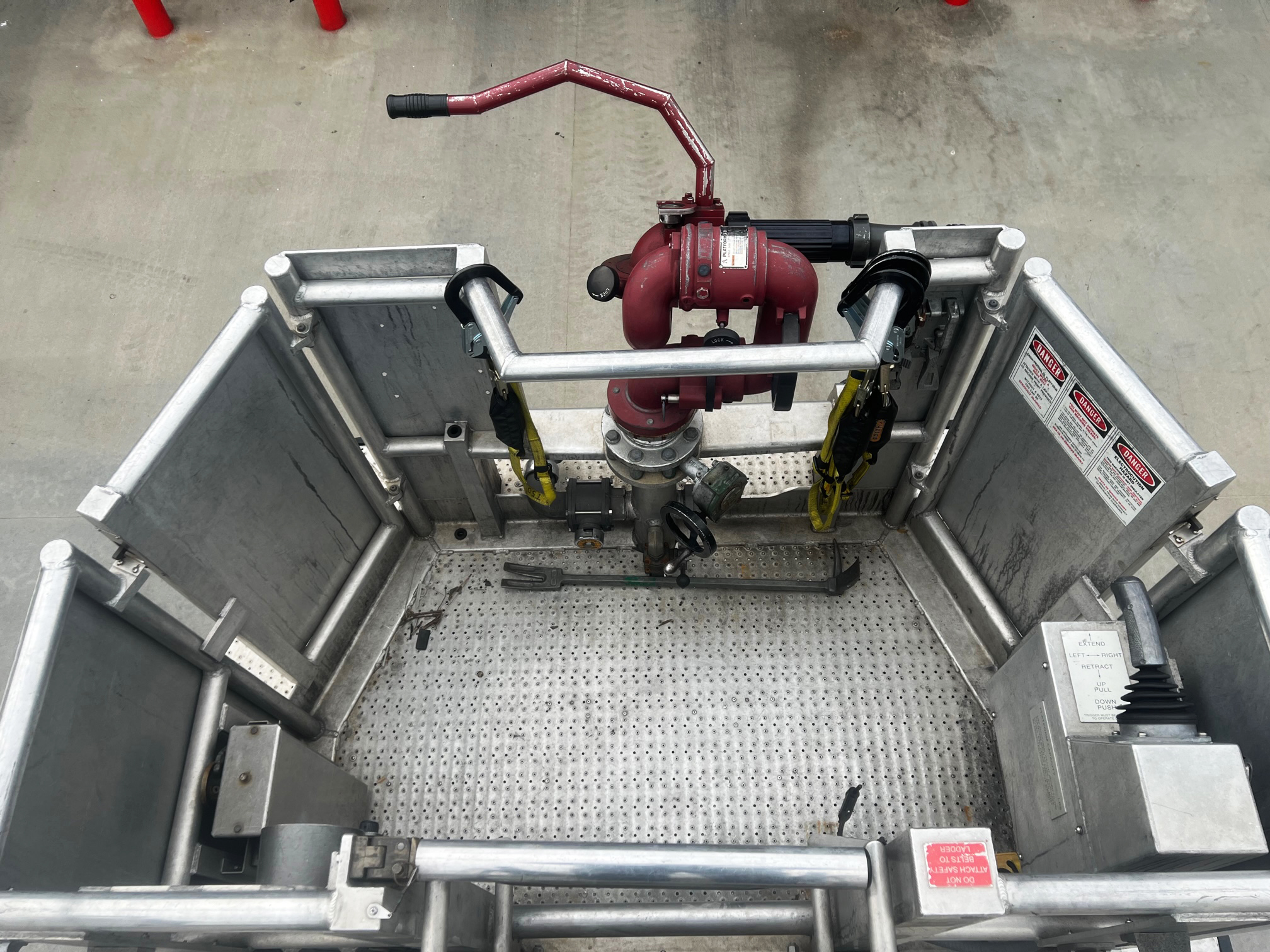 1998 Baker Spartan 95' Aerialscope | Used Truck Details