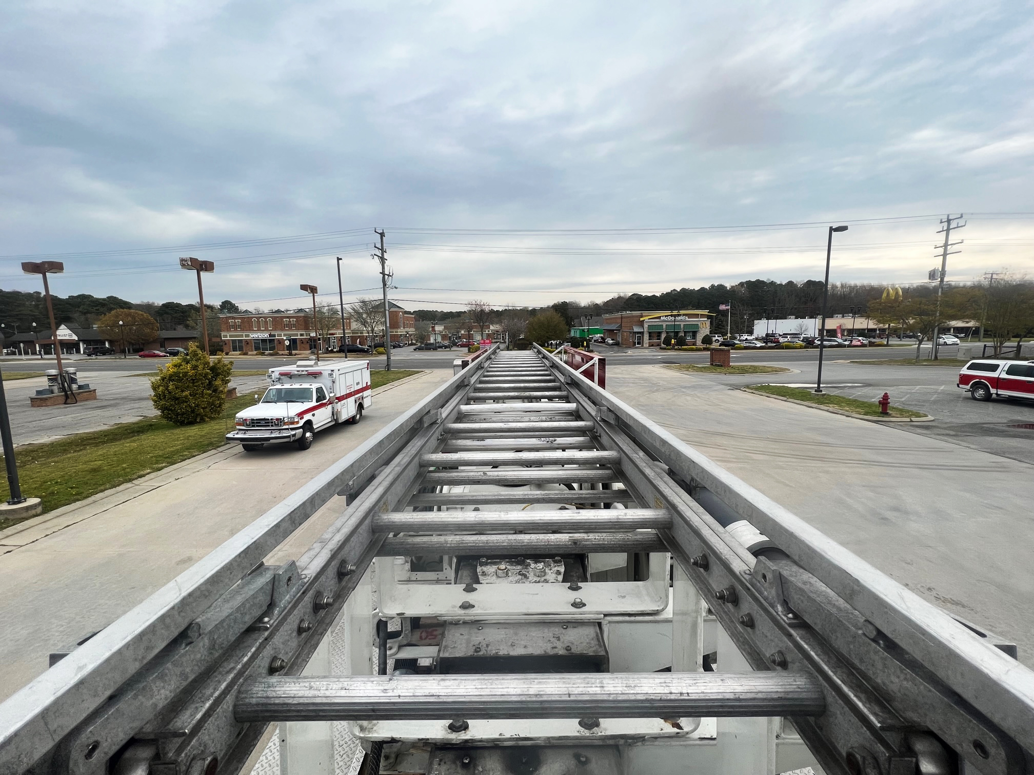 1998 Baker Spartan 95' Aerialscope | Used Truck Details