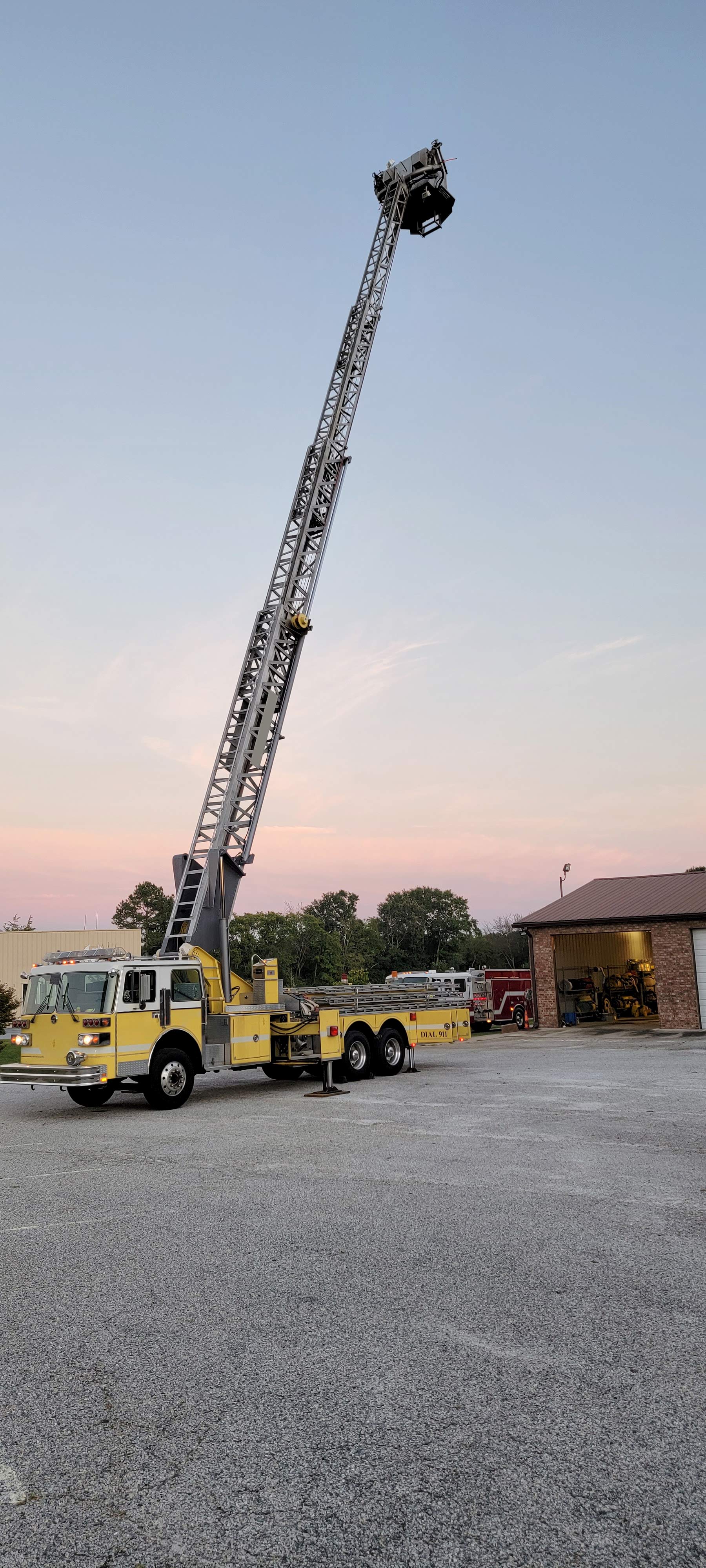 1988 Sutphen Mid-Mount 100' Platform | Used Truck Details