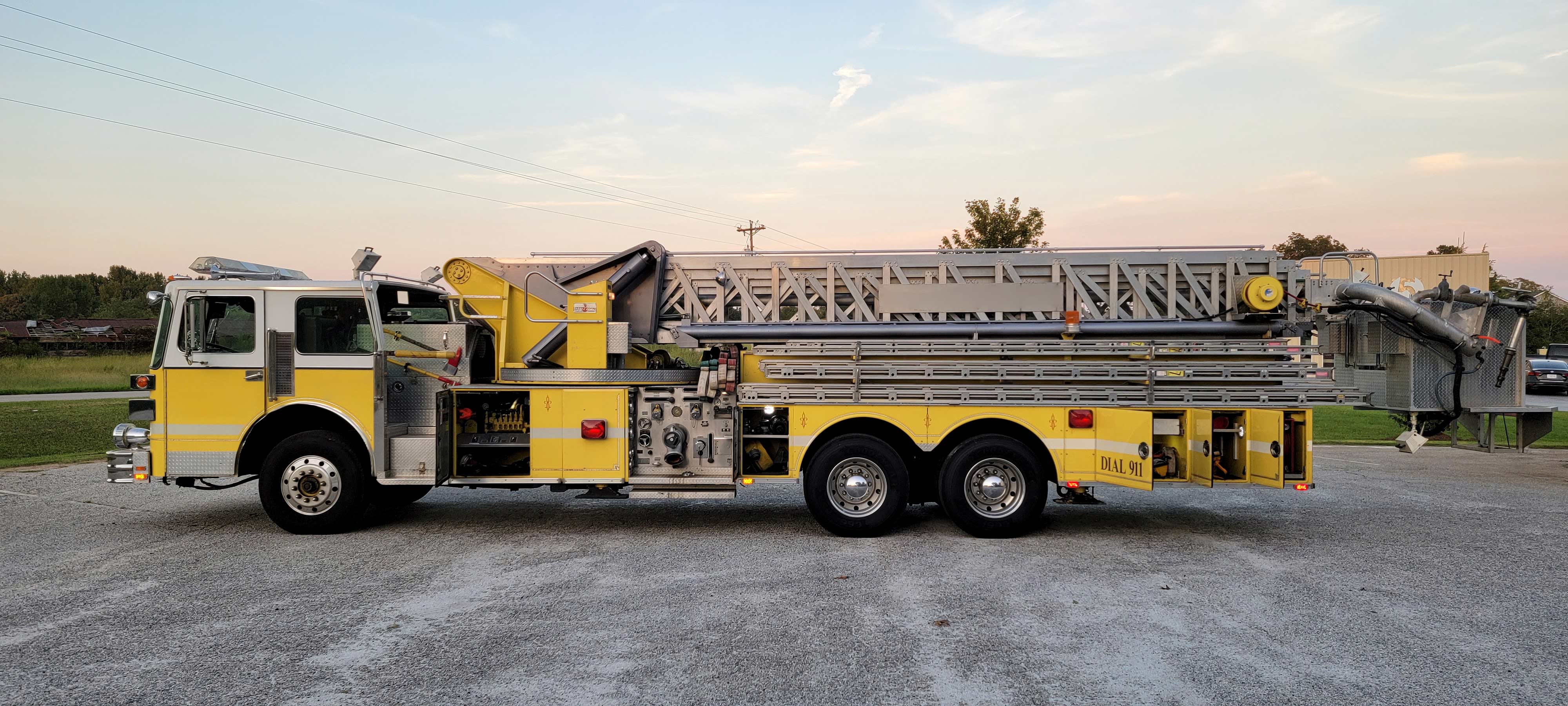 1988 Sutphen Mid-Mount 100' Platform | Used Truck Details