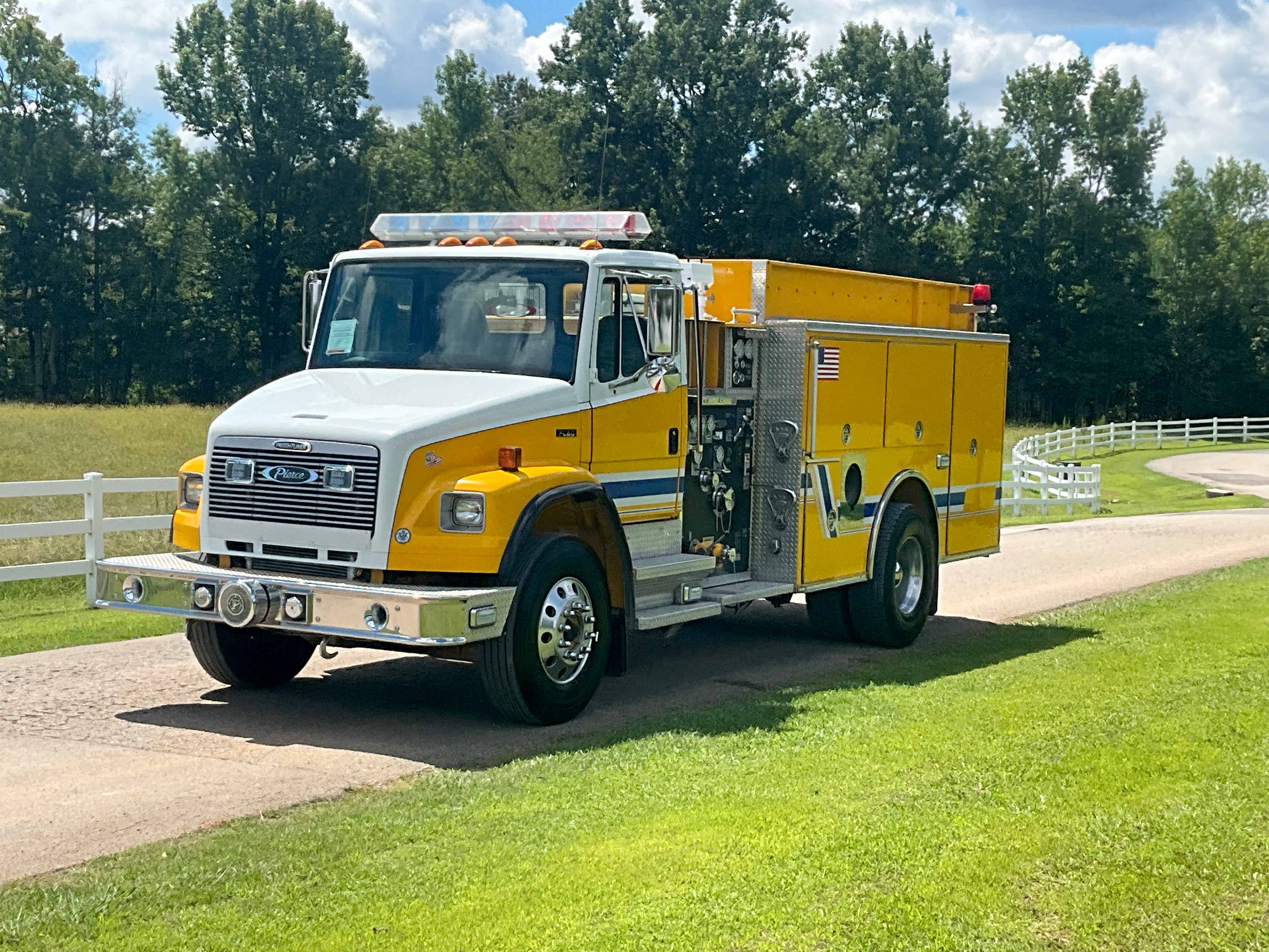 2000 Pierce Freightliner Commercial Tanker | Used Truck Details